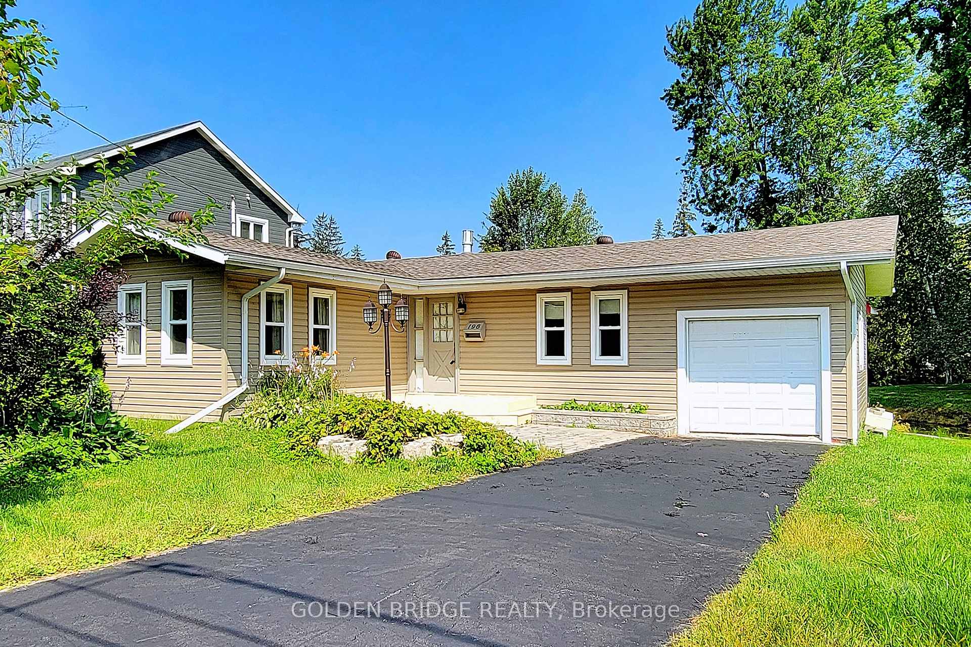 196 S Channel Drive, Georgina, ON L4P 2N3