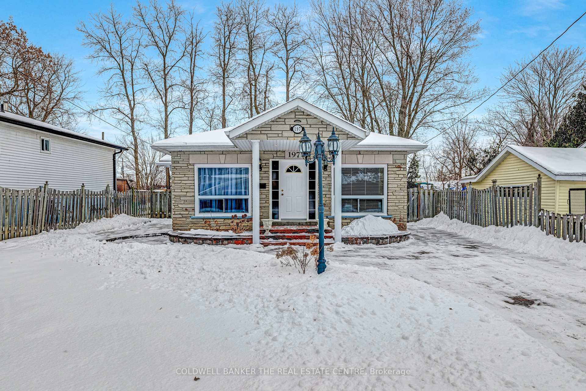 197 Cameron Crescent, Georgina, ON L4P 2N7