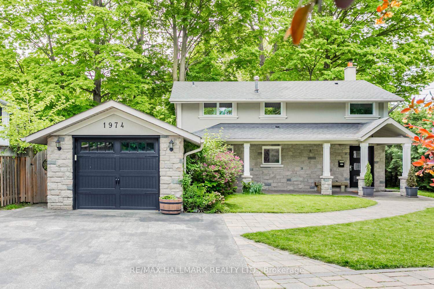 1974 Truscott Drive, Mississauga, ON L5J 2A5