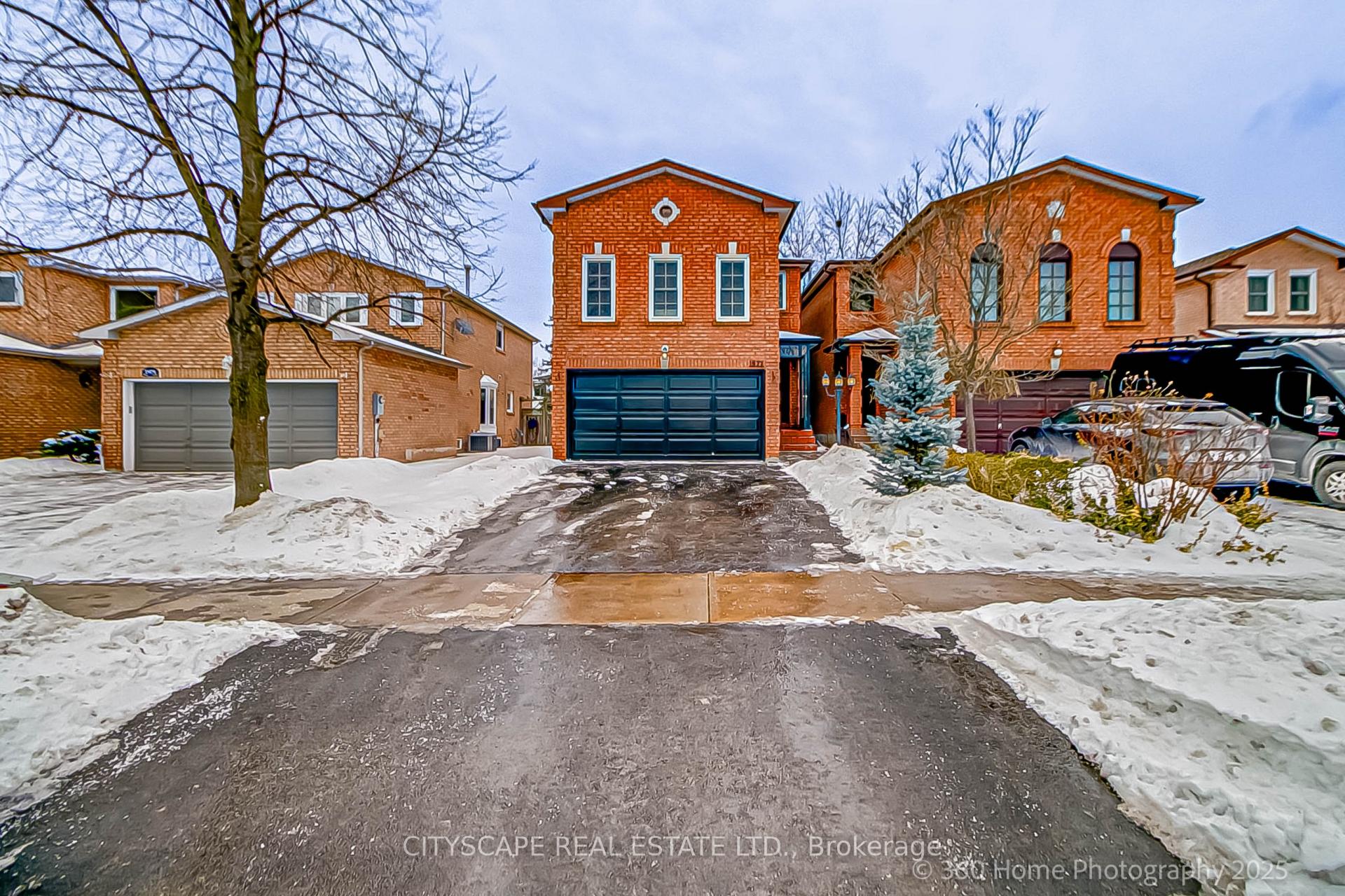1977 Glenada Crescent, Oakville, ON L6H 4M7
