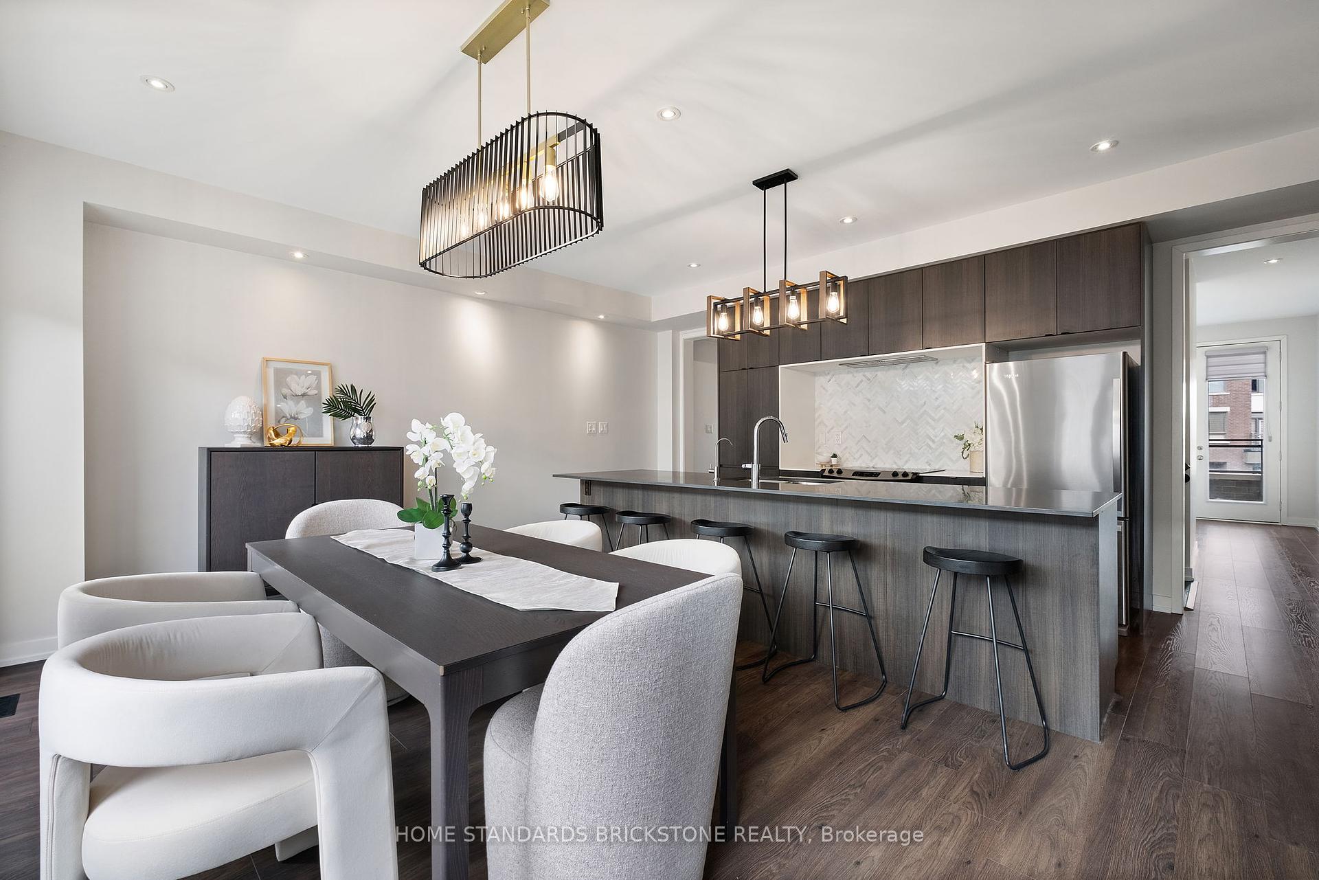 198 Fowley Drive, Oakville, ON L6H 0P3