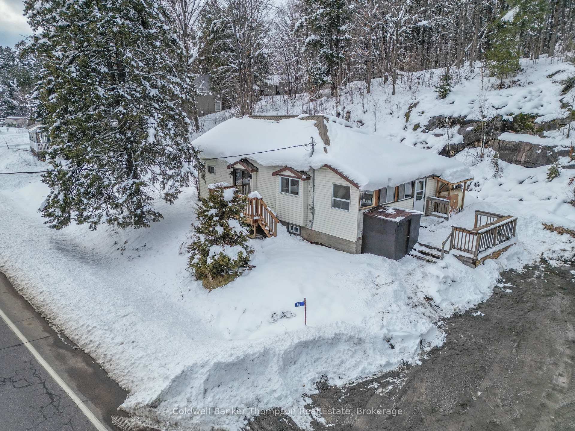 198 Highway 141, Huntsville, ON P0B 1M0