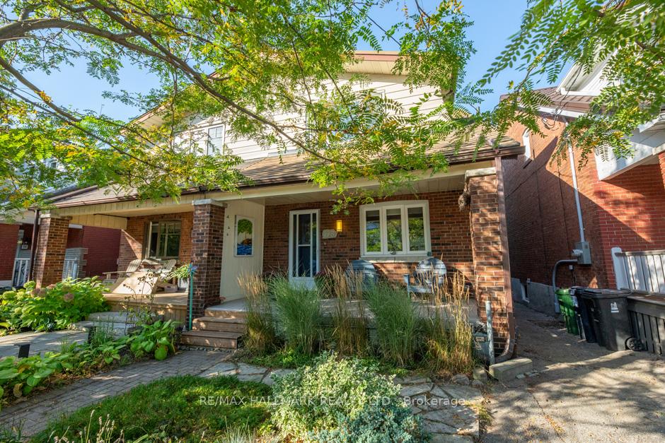 198 Lawlor Avenue, Toronto, ON M4E 3M1