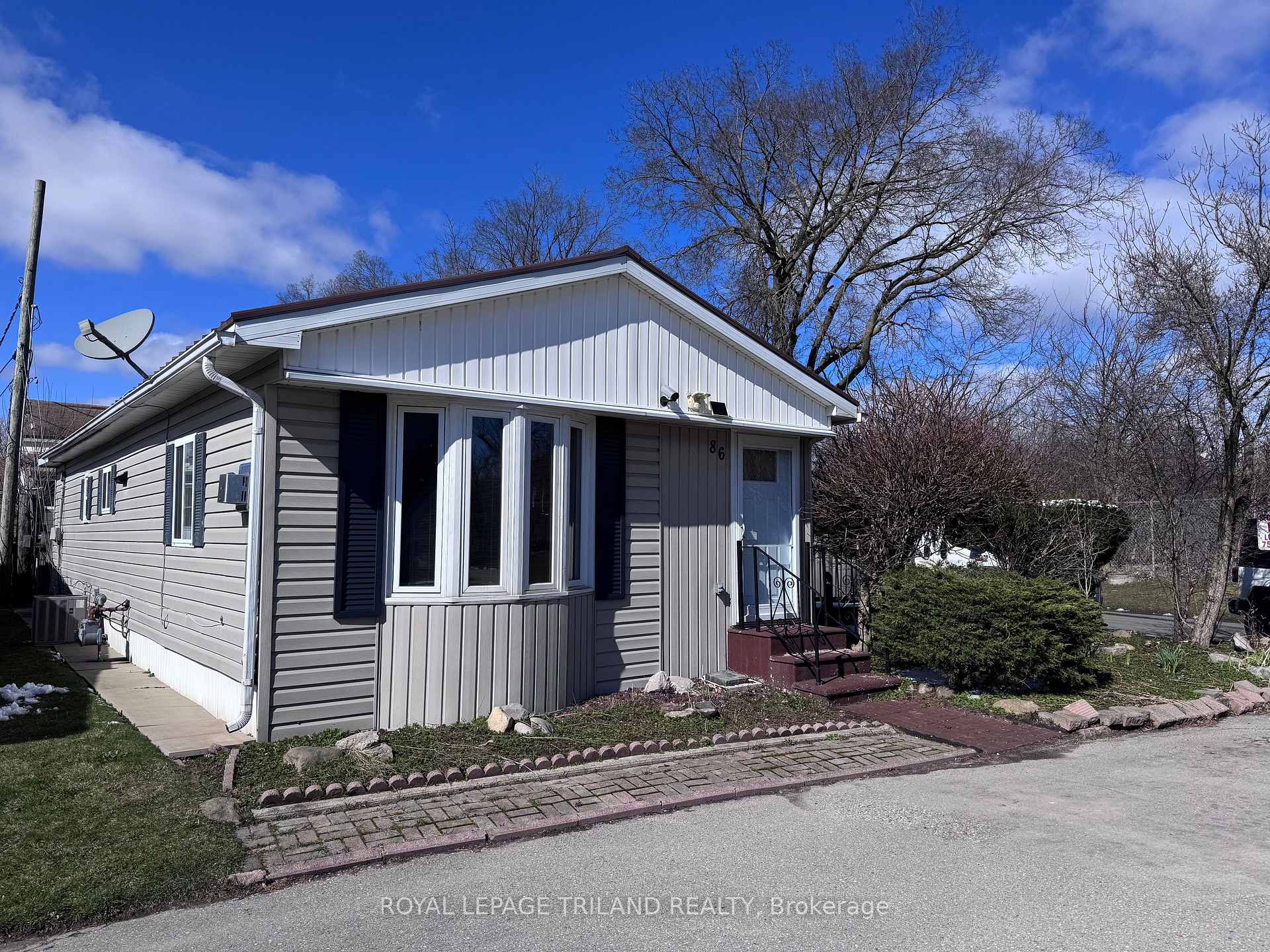 203 - 198 SPRINGBANK Drive, London South, ON N6J 1G1