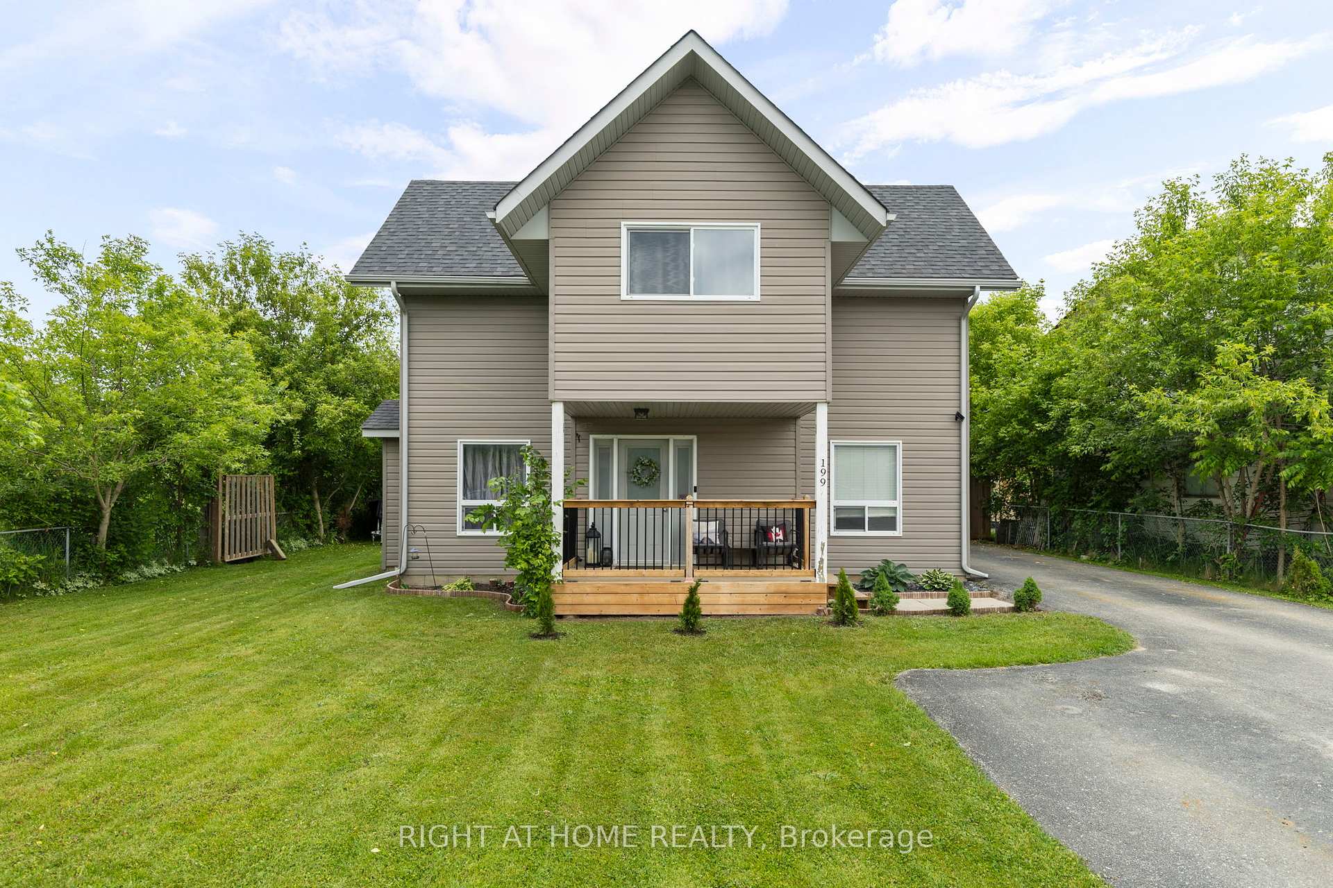 199 Centre Street, Essa, ON L0M 1B0