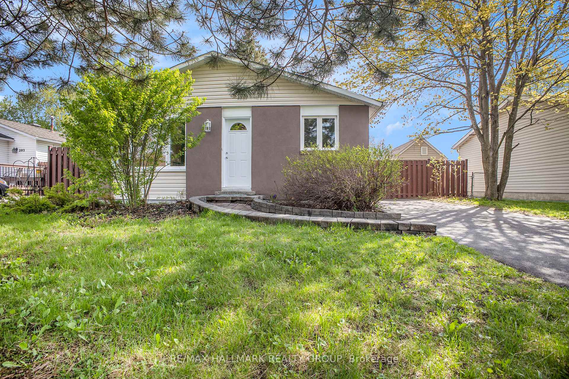 Houses For Sale in Kanata