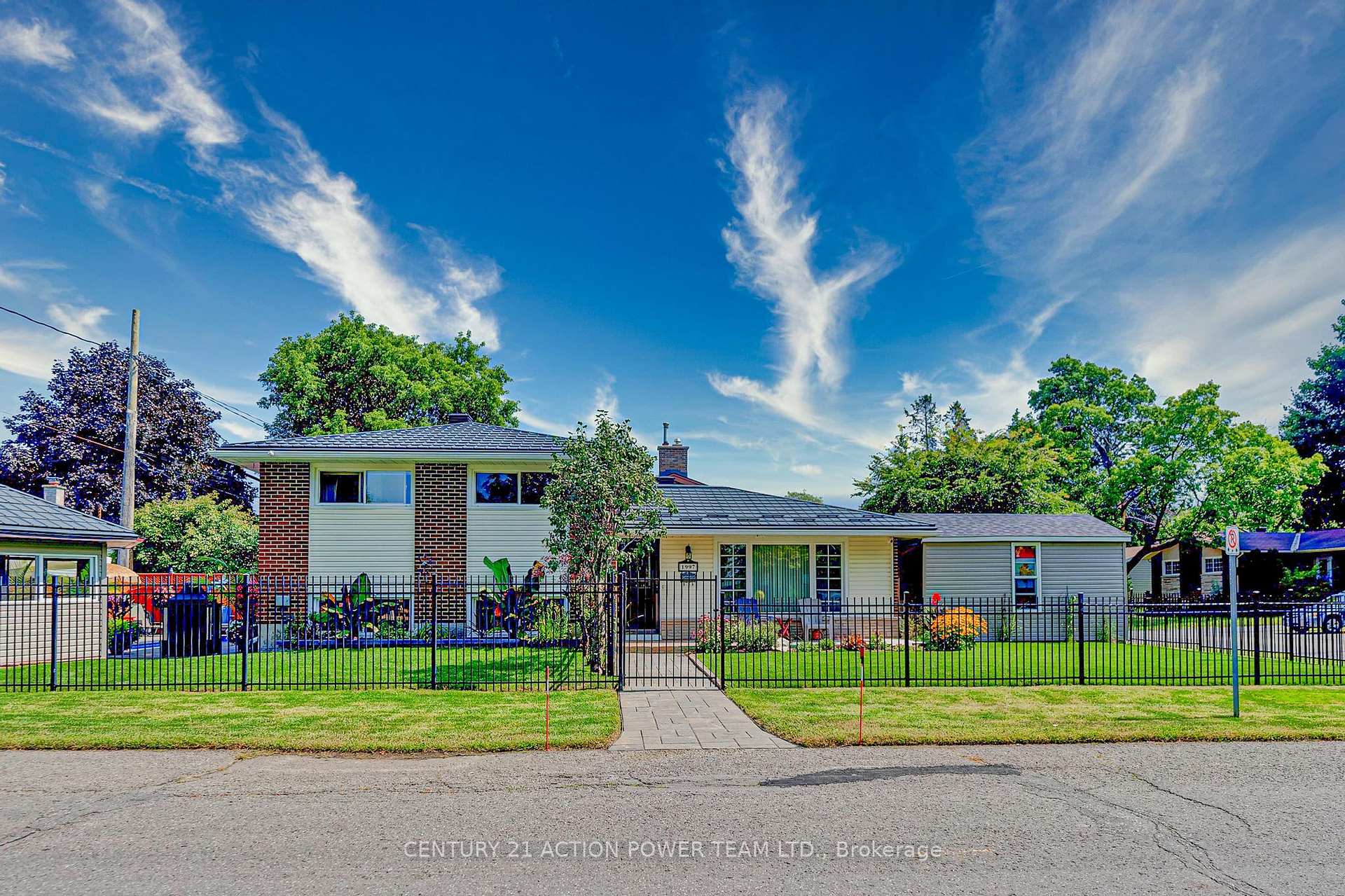 1997 Cochrane Street, Hunt Club - South Keys and Area, ON K1V 7R5