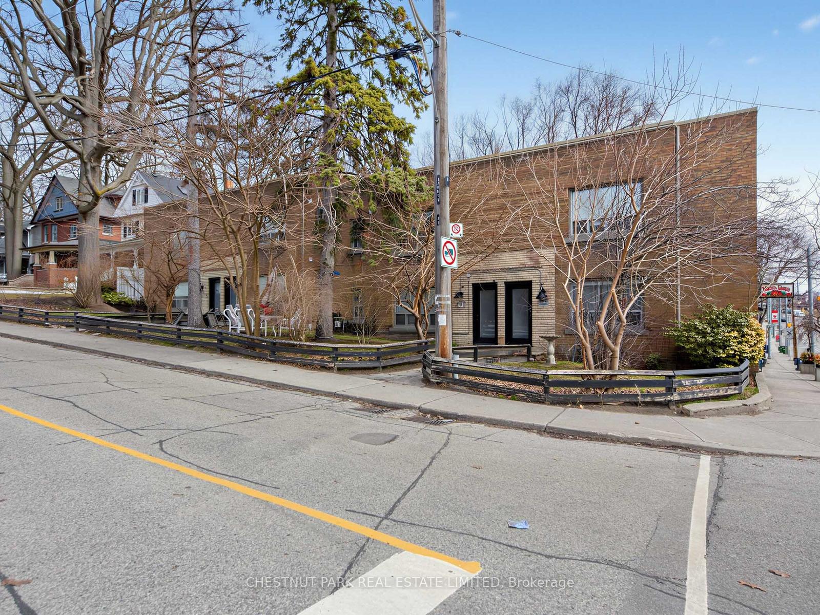 1R Kingswood Road, Toronto, ON M4E 3N4