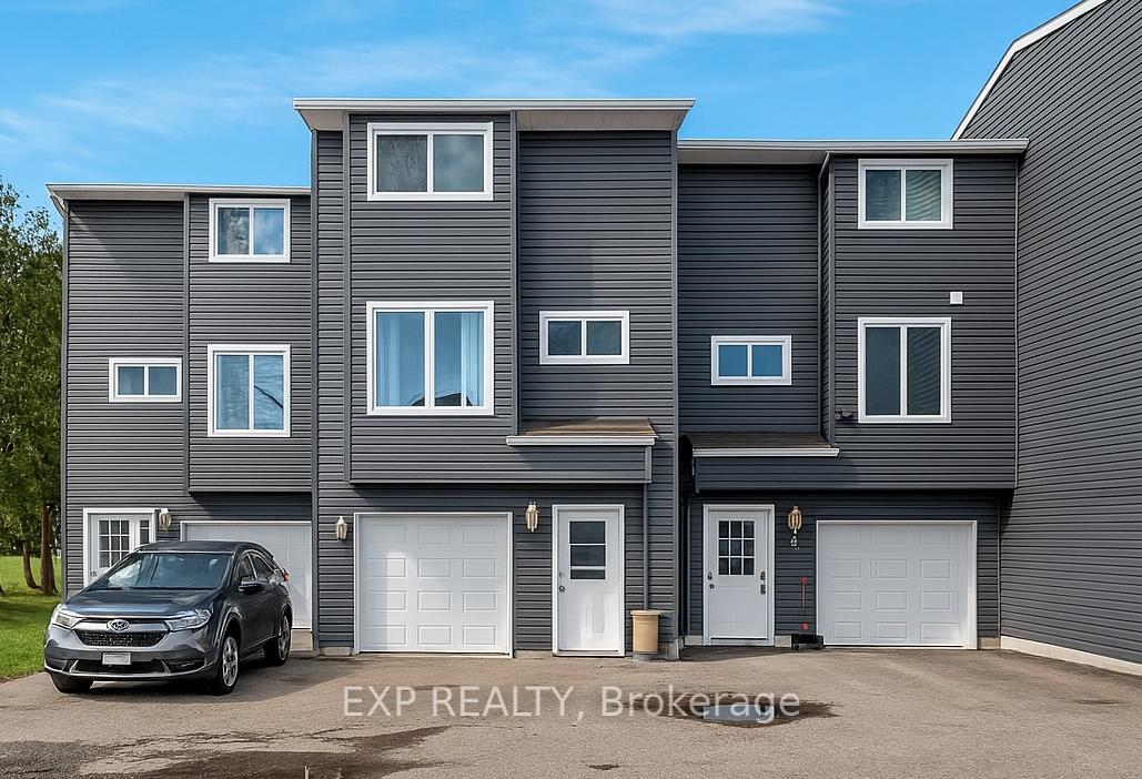 2 - 113 North Street, Georgina, ON L0E 1R0