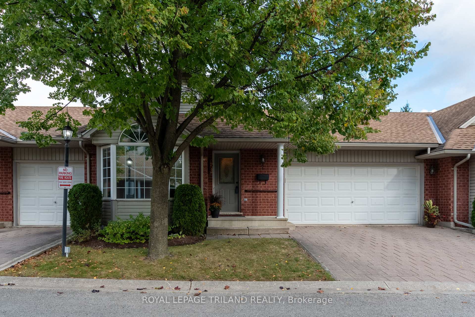 2 - 122 Sherwood Forest Square, London North, ON N6G 5G8