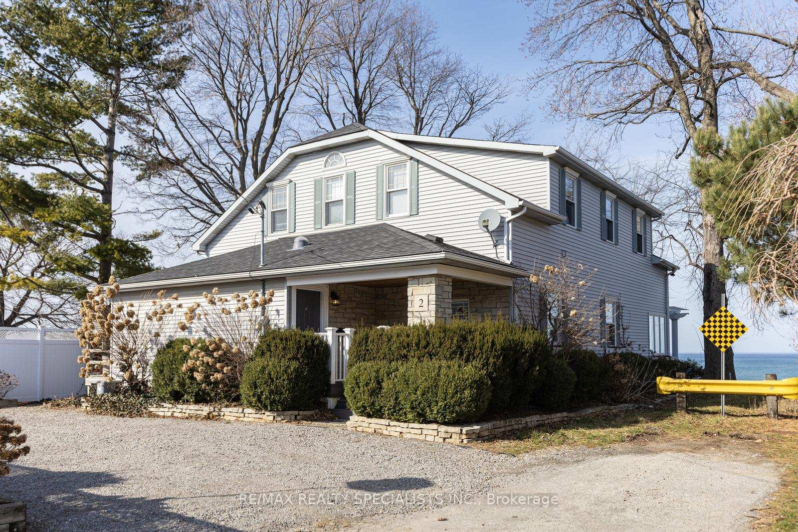 2 12th Street, Grimsby, ON L3M 2V7