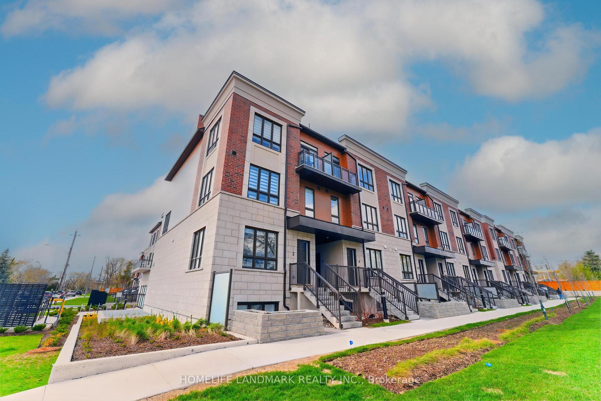 2 - 4015 Hickory Drive, Mississauga, ON L4W 1L1