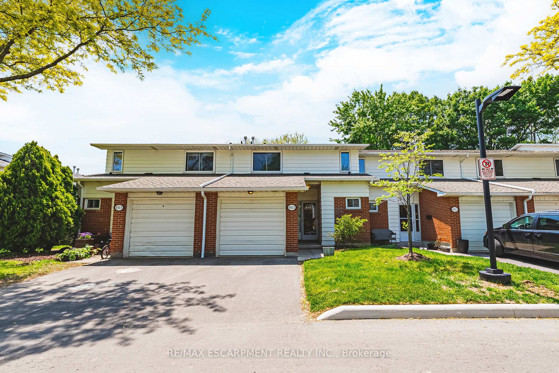 2 - 451 Woodview Road, Burlington, ON L7N 2Z9