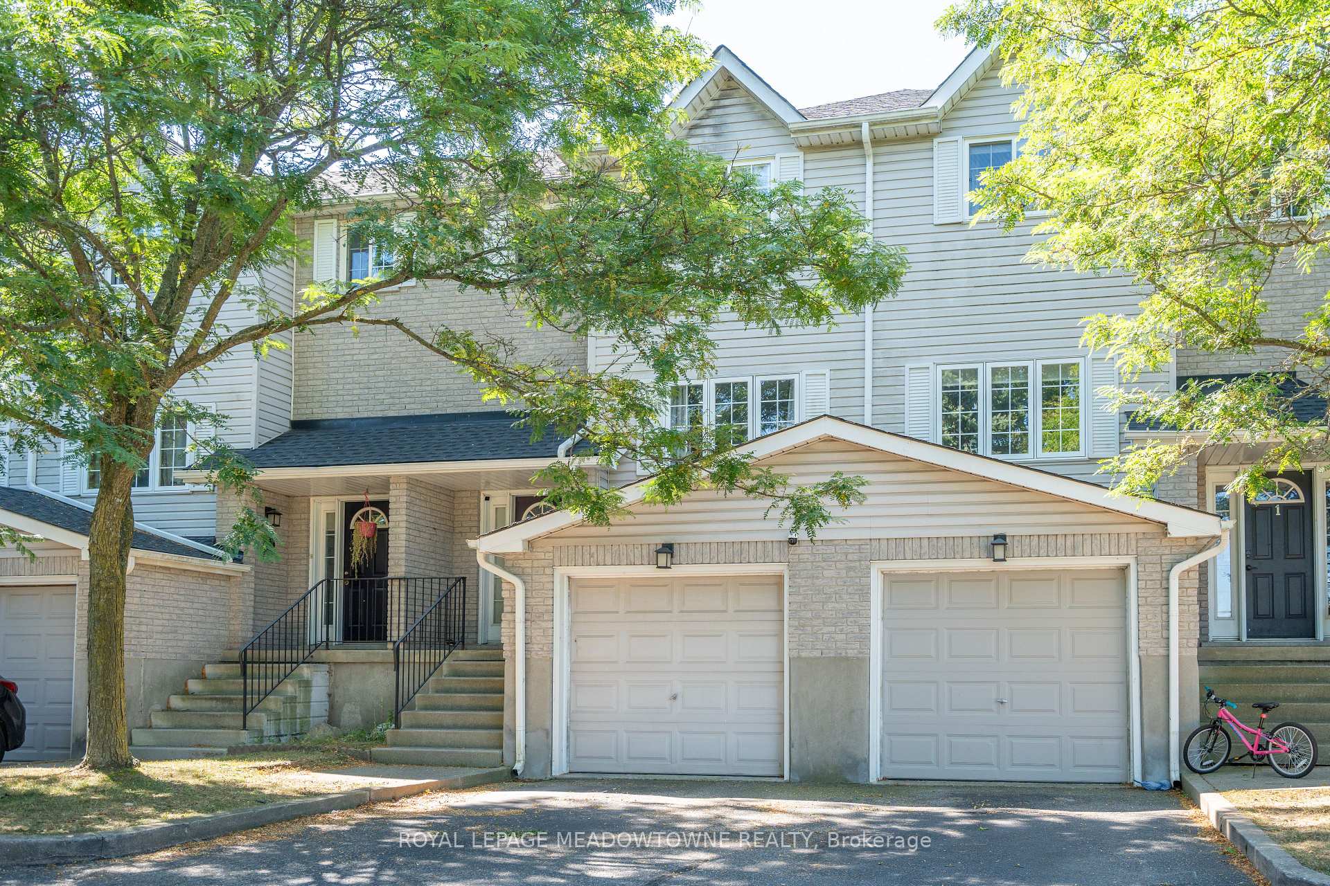 2 - 700 Champlain Boulevard, Cambridge, ON N1R 8K1