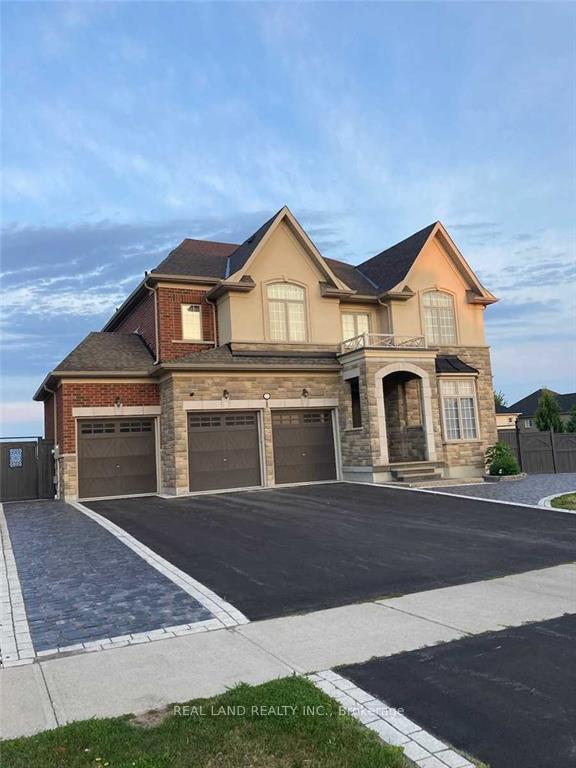 2 Castle Mountain Court, King, ON L7B 0A3