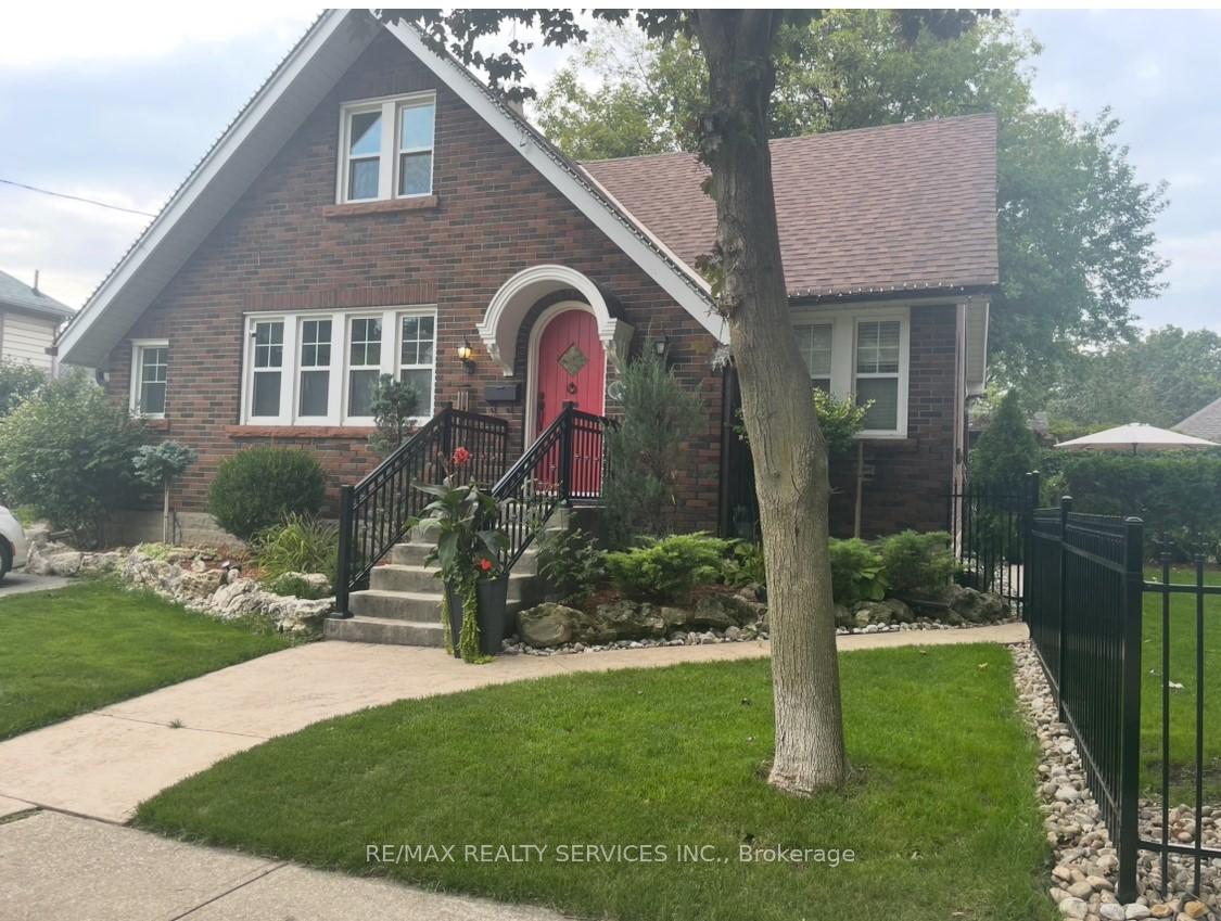 Lower - 2 Craig Street, Brampton, ON L6Y 1H9
