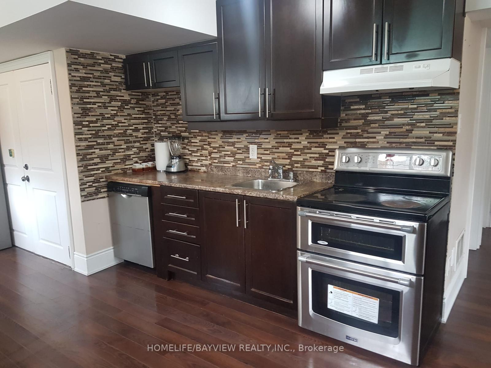 2 Danpatrick Drive, Richmond Hill, ON L4S 2T1