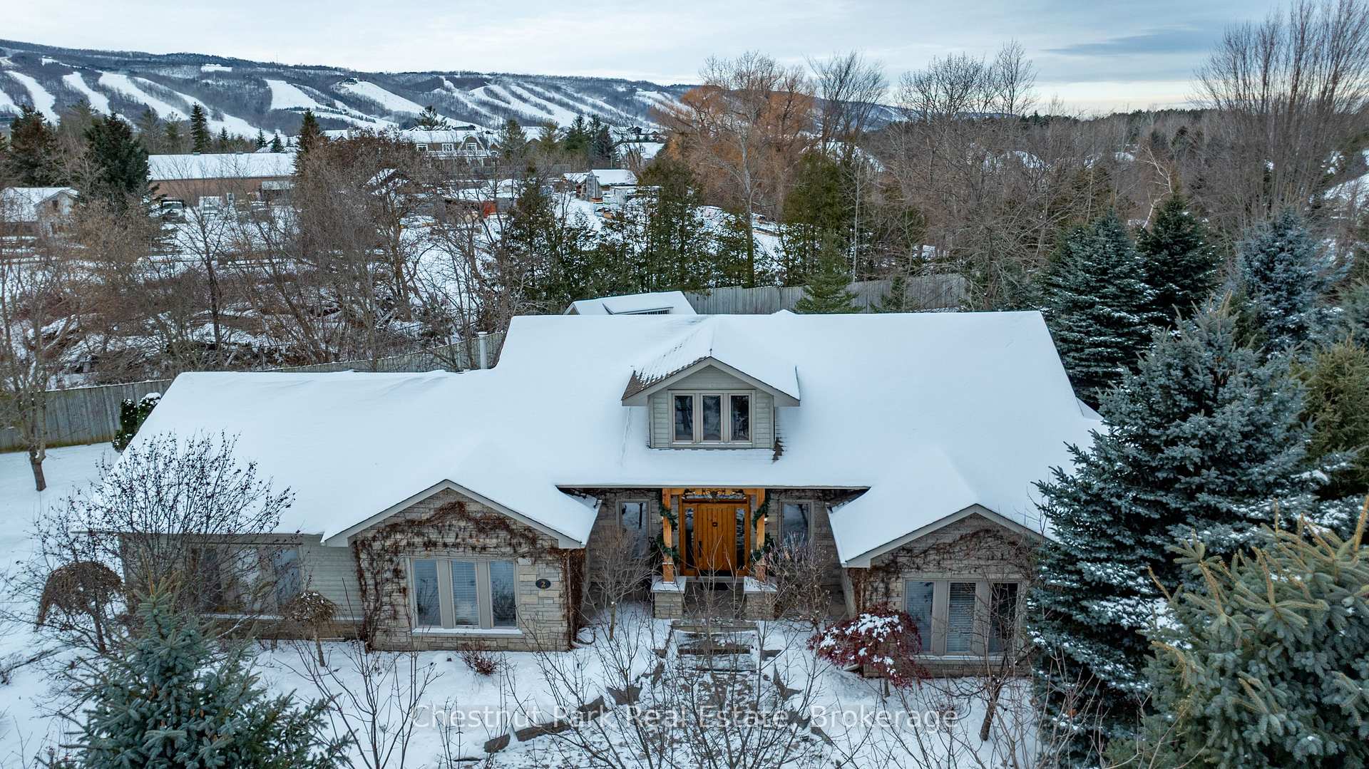 2 EVERGREEN Road, Collingwood, ON L9Y 5A8