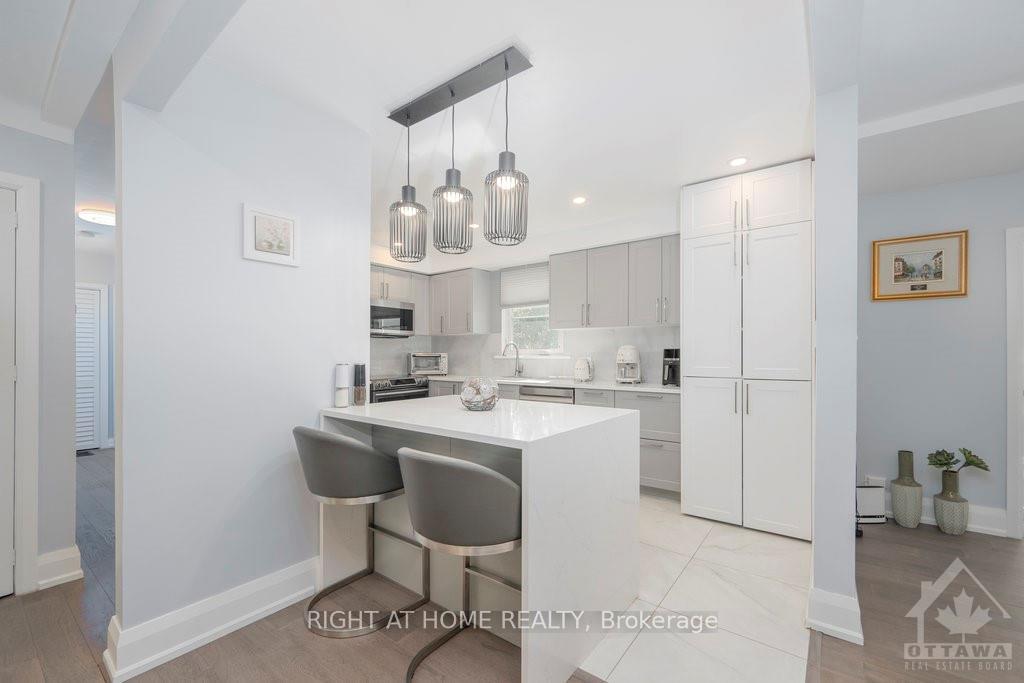 2 FLORETTE Street, Beacon Hill North - South and Area, ON K1J 7L4