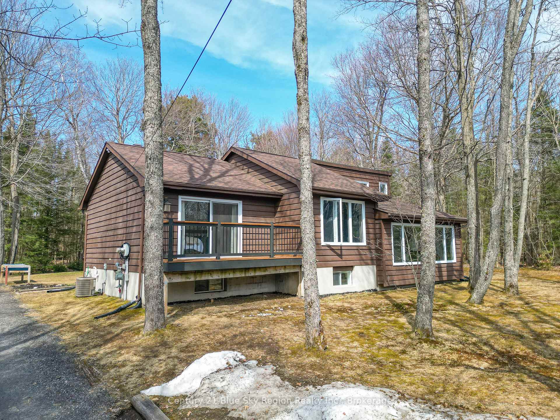 2 Gregory Drive, North Bay, ON P1B 8G3