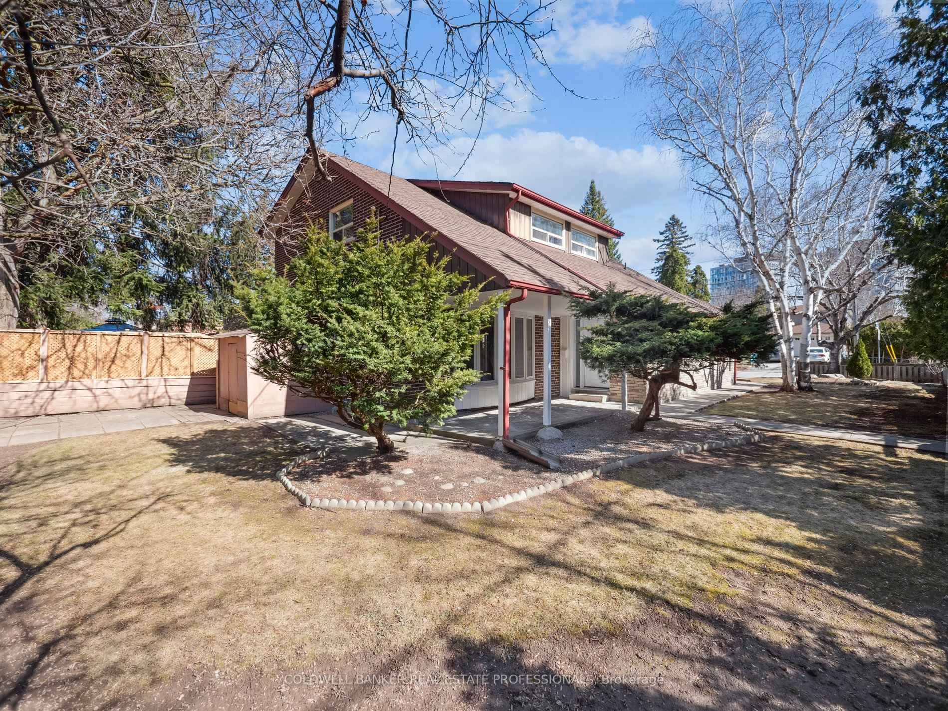 2 Kempsell Crescent, Toronto, ON M2J 2Z7