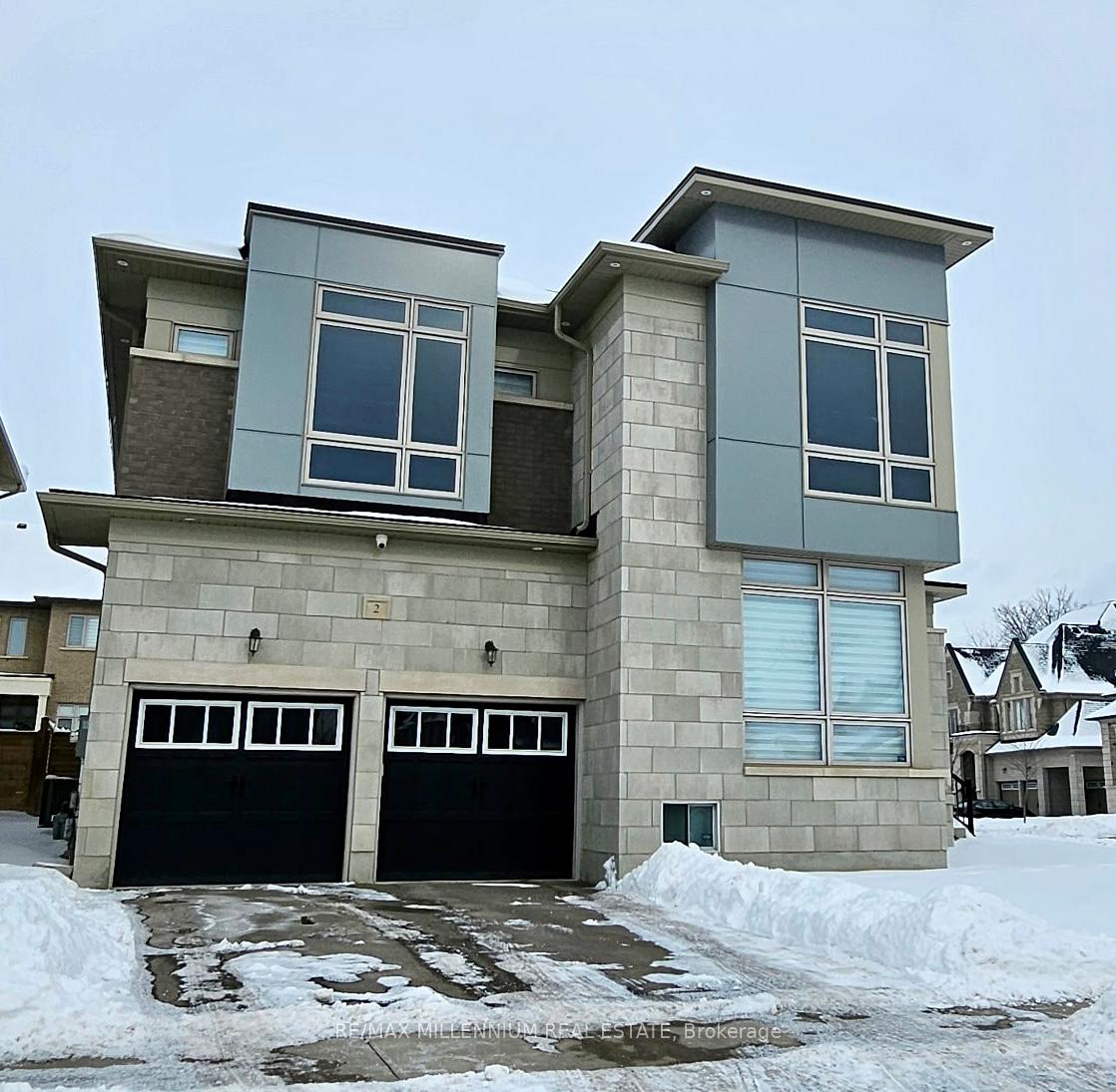 2 Lake Lenora Avenue, King, ON L7P 0P7