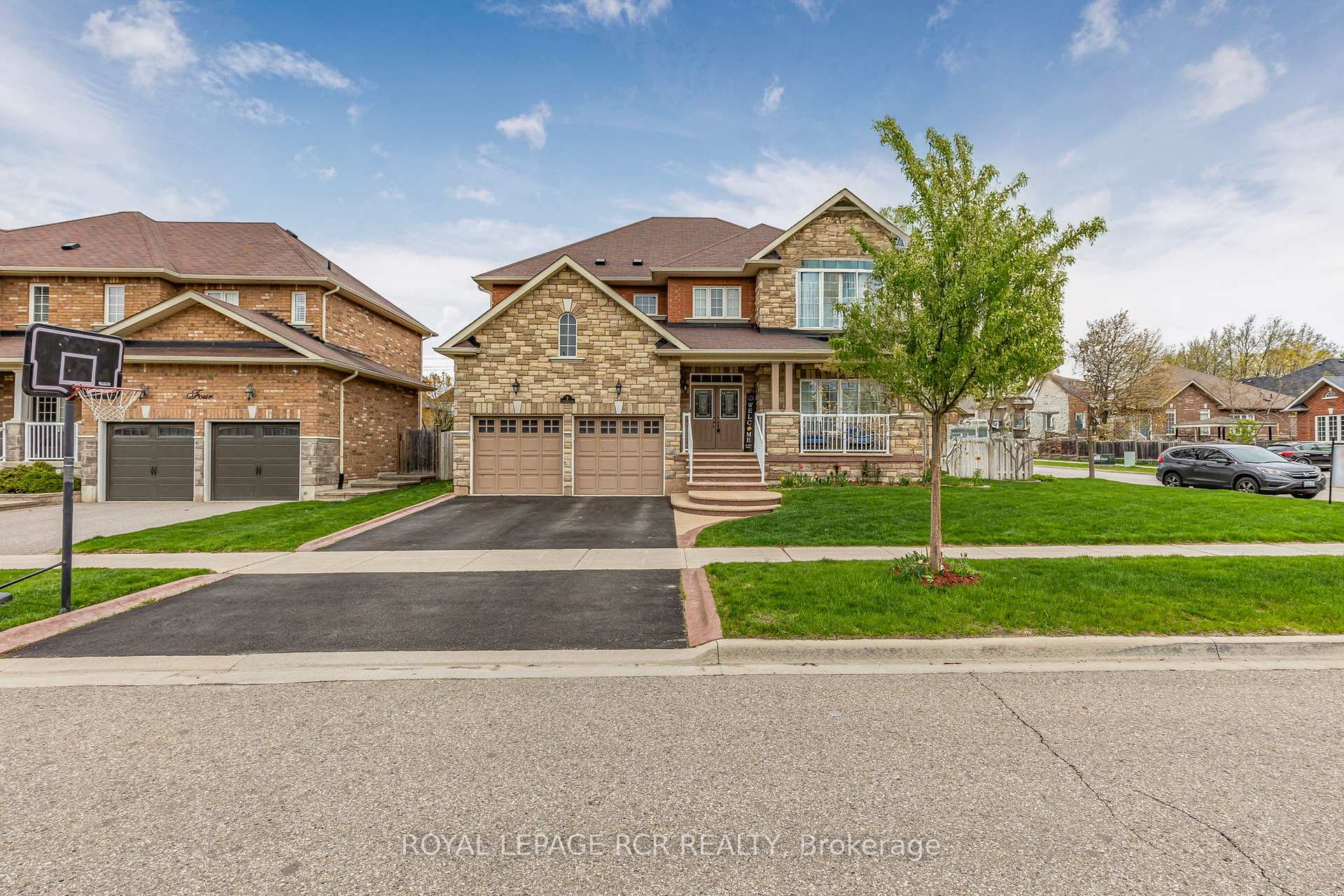 2 Littlebrook Lane, Caledon, ON L7C 3M4