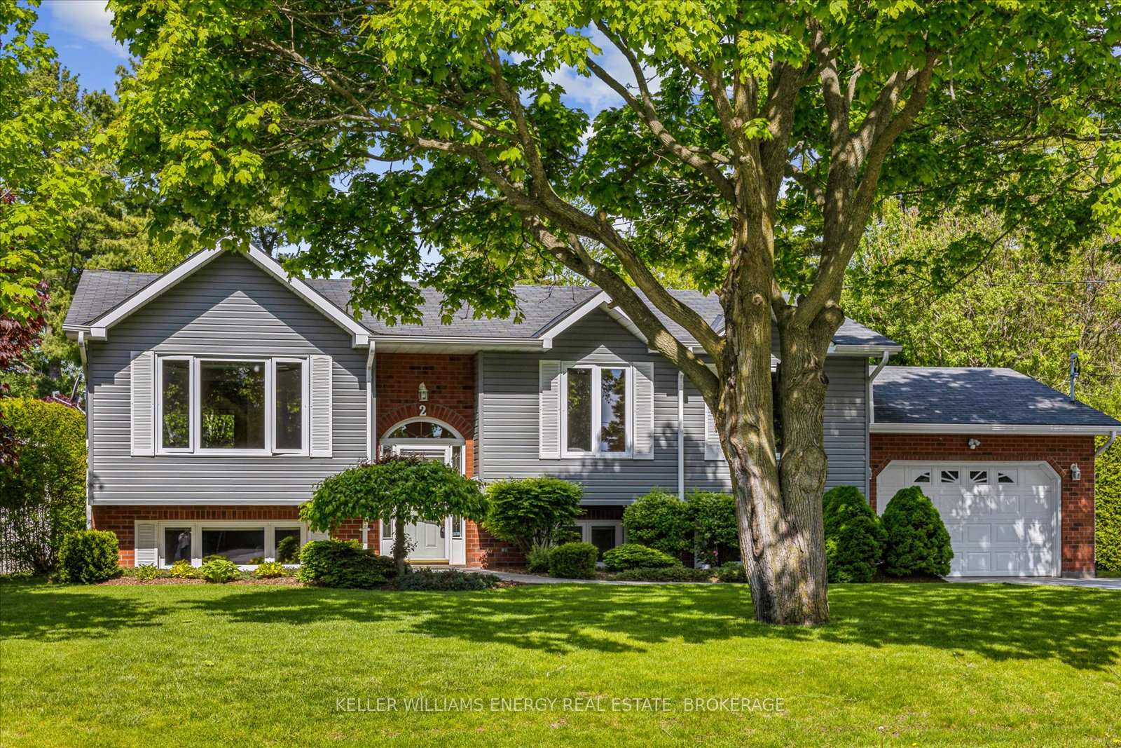 2 Moore Drive, Port Hope, ON L1A 2E6