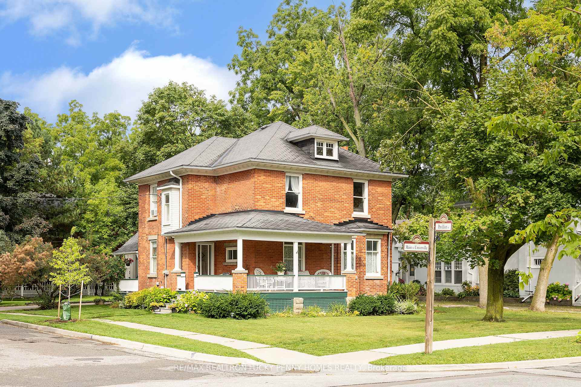 2 Pavillion Street, Markham, ON L3R 1N7