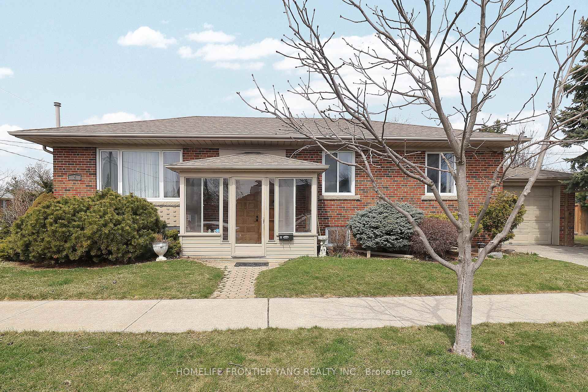 2 Snowellen Avenue, Toronto, ON M9C 1H9
