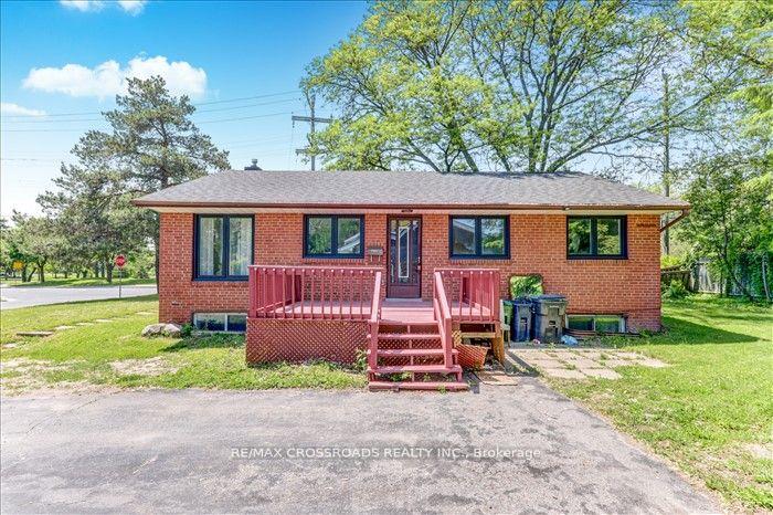 2 Tangmere Rd (main) Road, Toronto, ON M3B 2N1