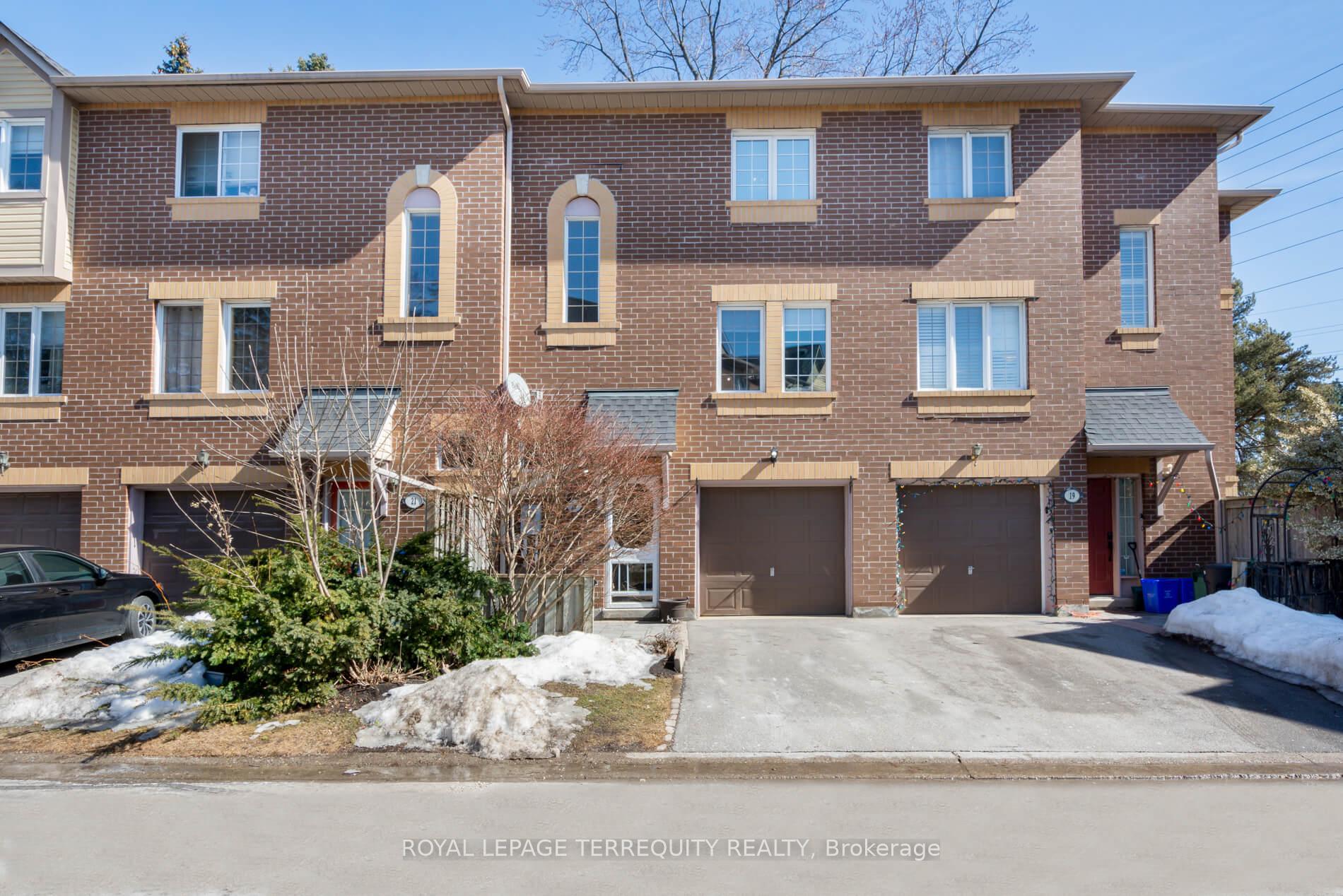 20 - 1735 Walnut Lane, Pickering, ON L1V 6Z8