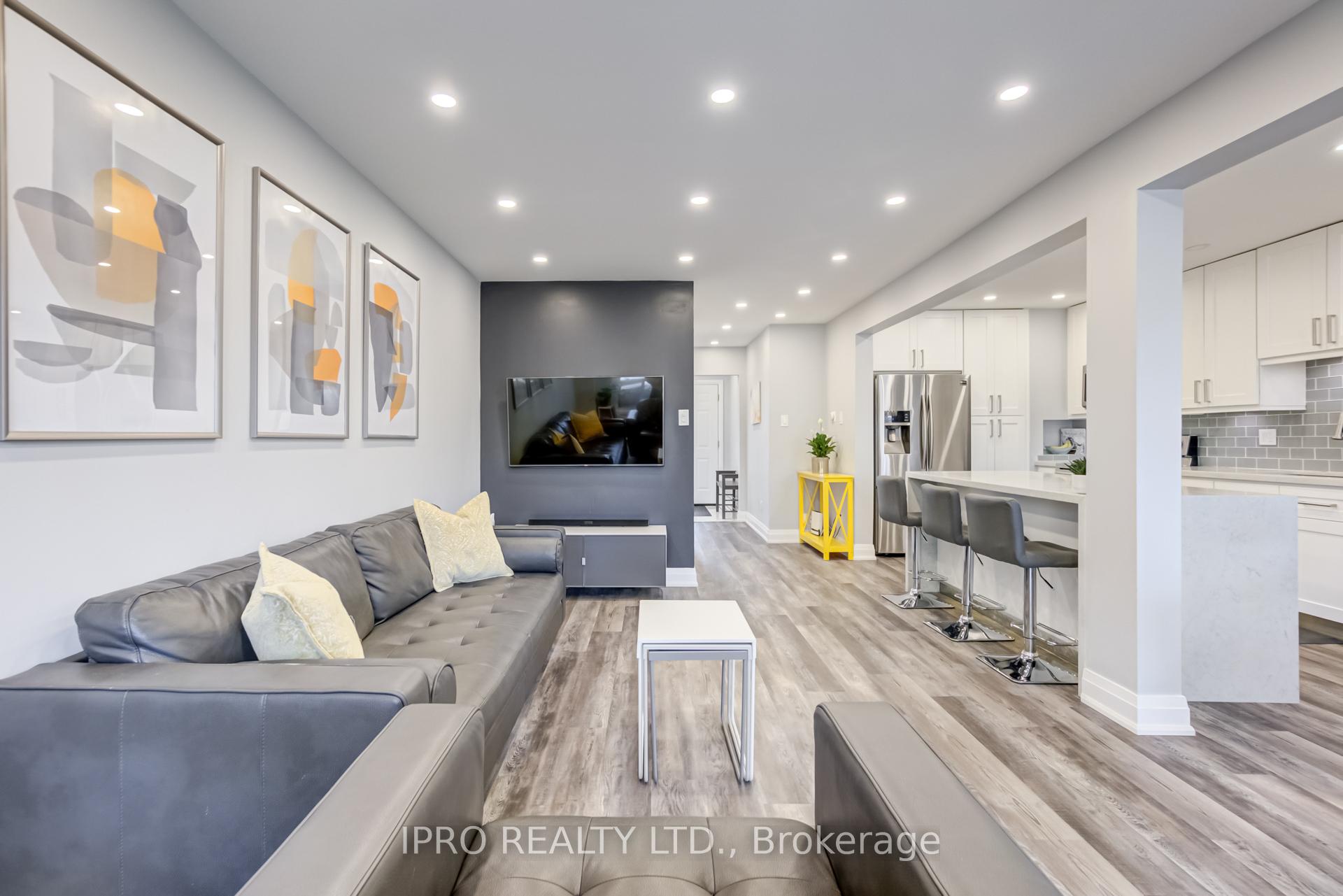 20 - 260 Avenue Road, Richmond Hill, ON L4C 5G6