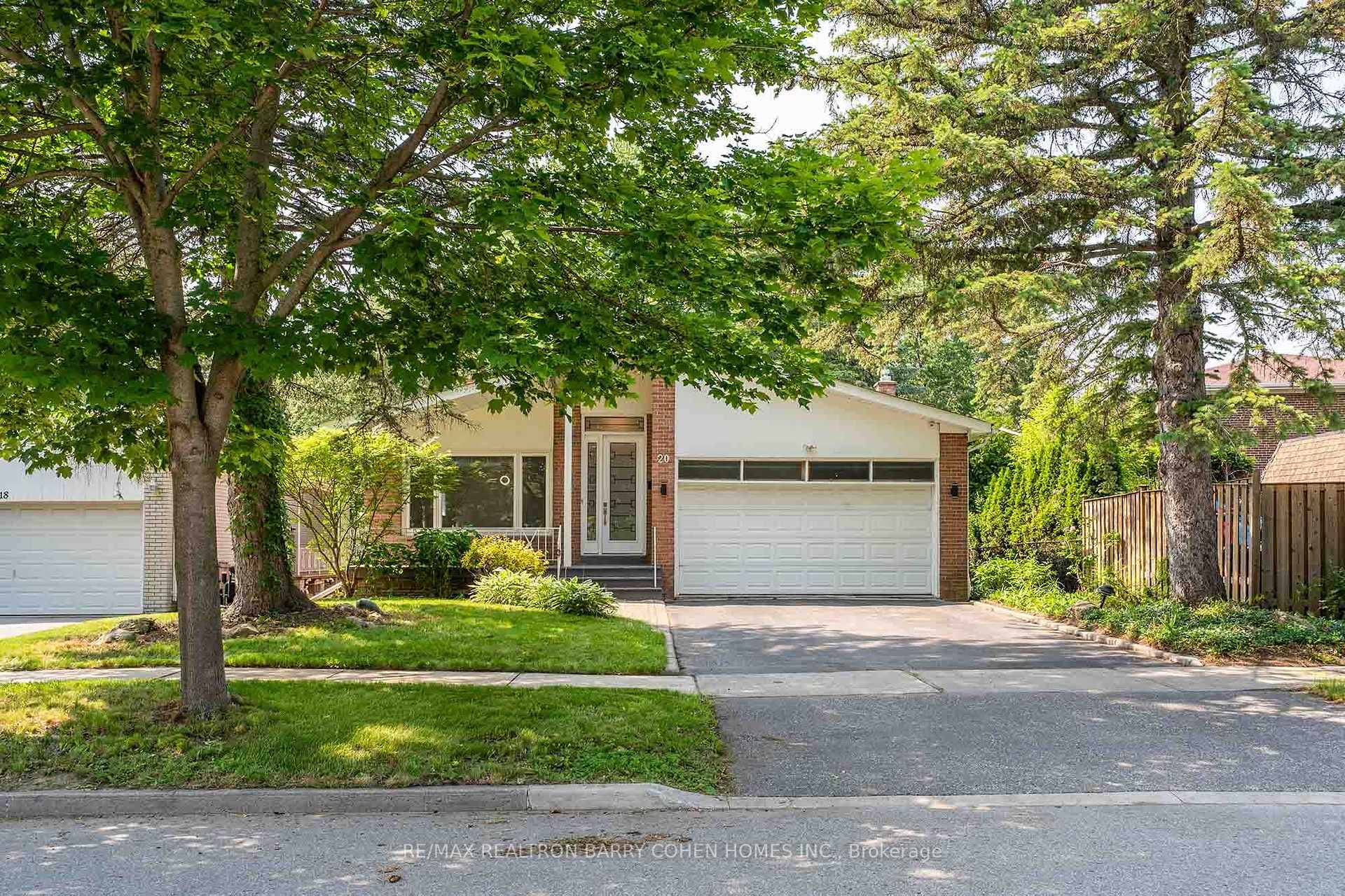 20 Bruce Farm Drive, Toronto, ON M2H 1G3