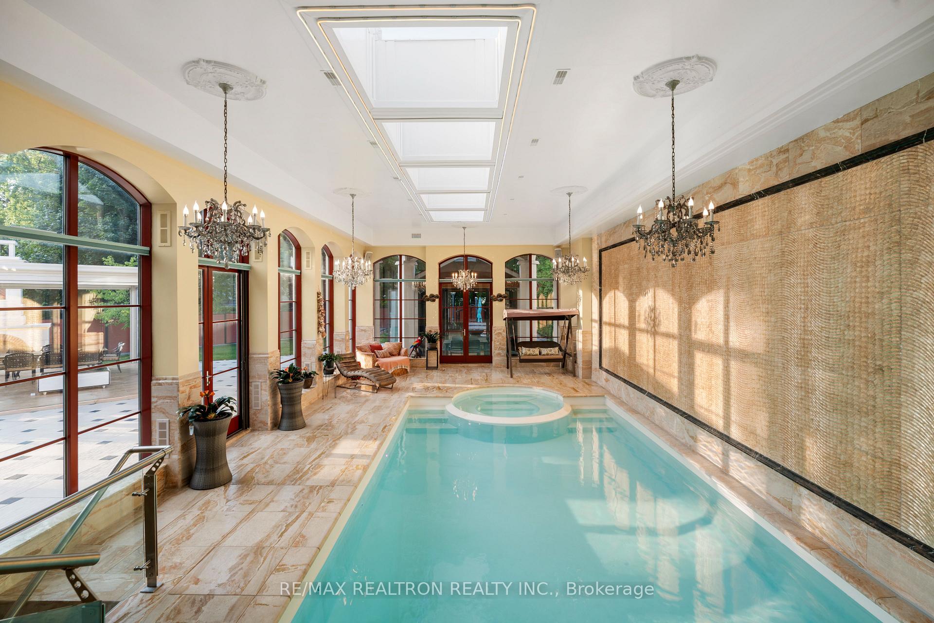 20 Bryson Drive, Richmond Hill, ON L4C 6E3