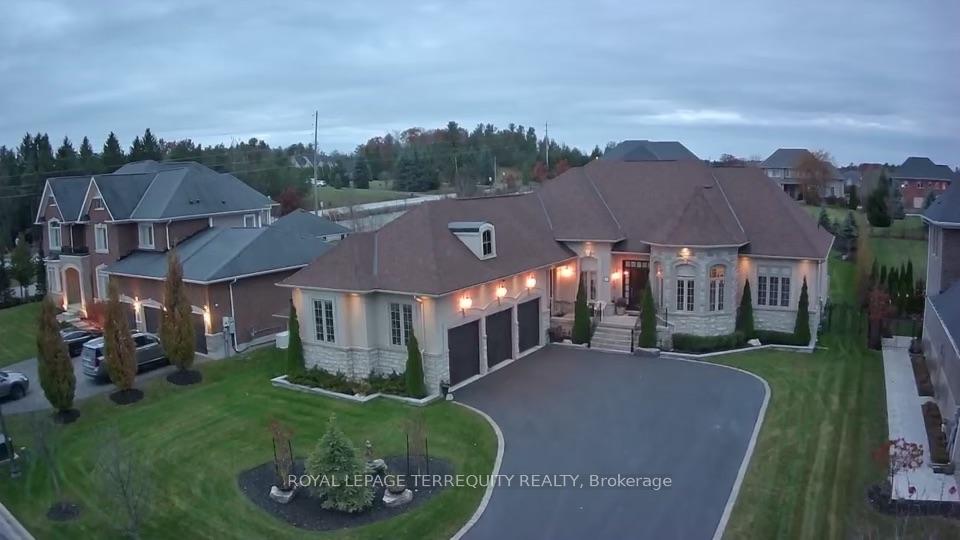 20 Country Club Crescent, Uxbridge, ON L9P 0B8