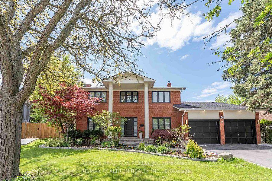 20 Dale Park Court N, Markham, ON L3T 2A2