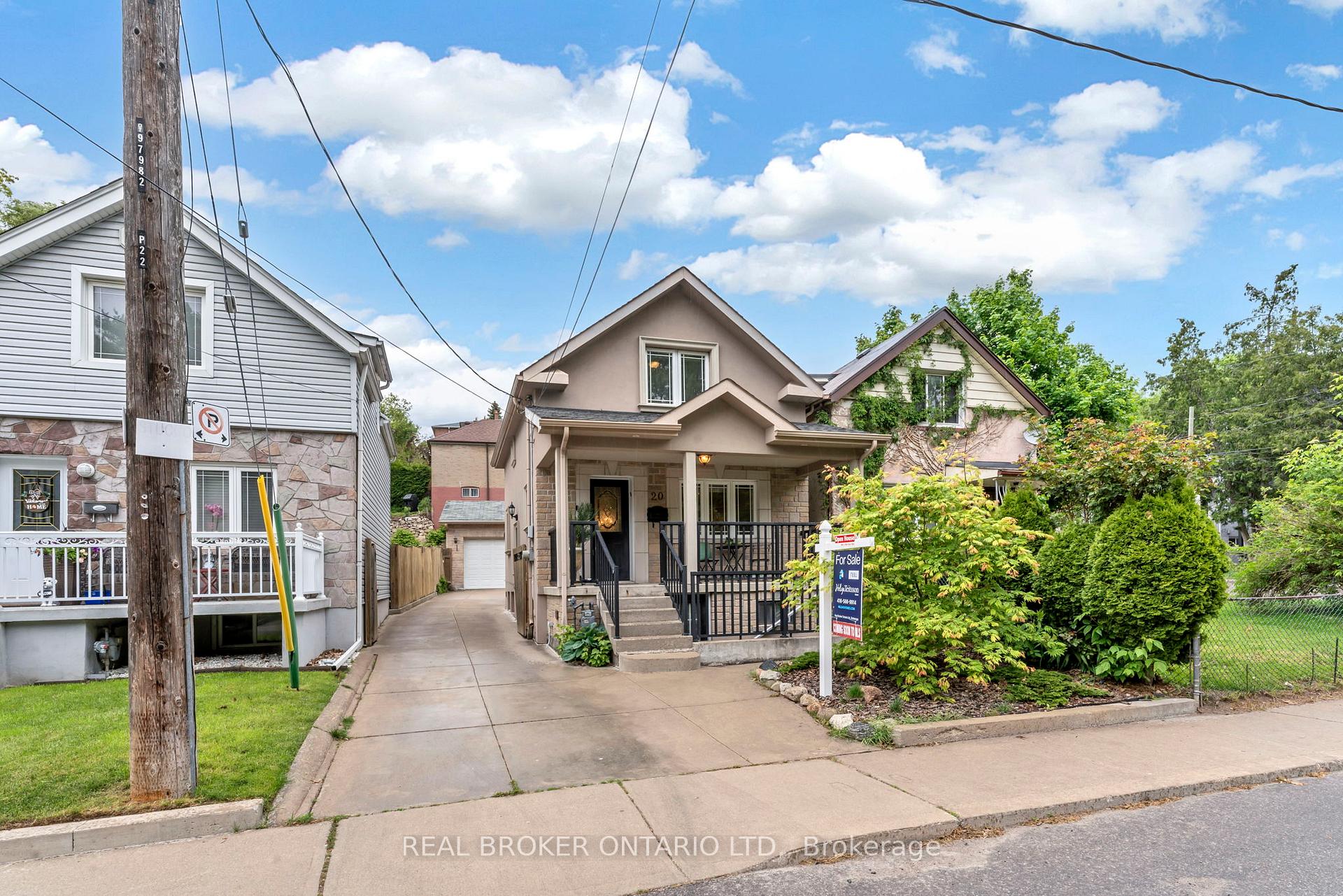 20 Dunraven Drive, Toronto, ON M6M 1H1