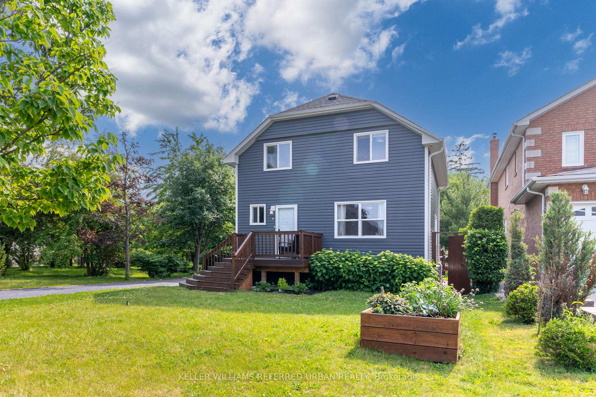 20 Payzac Avenue, Toronto, ON M1E 2W7