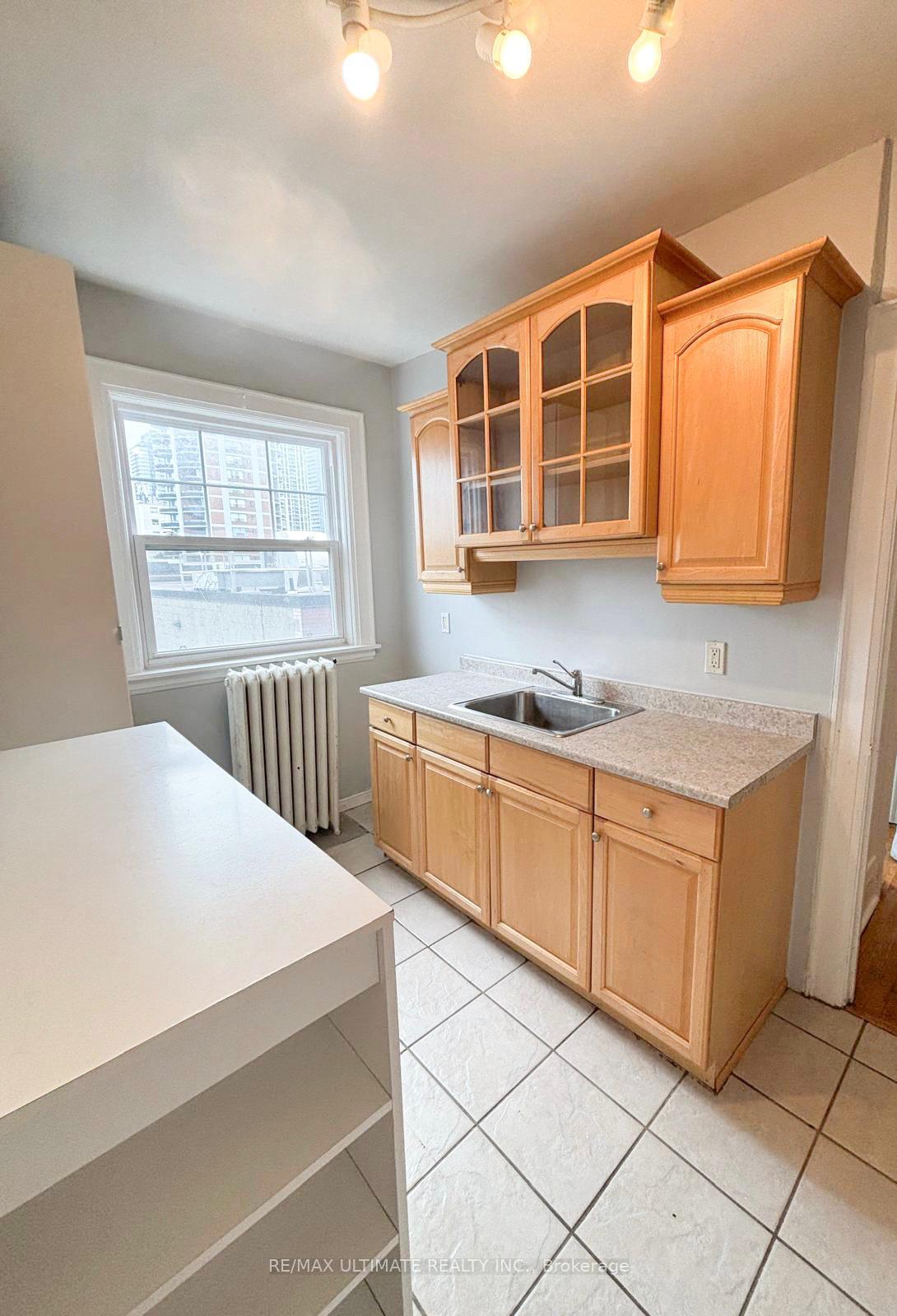 5 - 20 Roselawn Avenue, Toronto, ON M4R 1E4