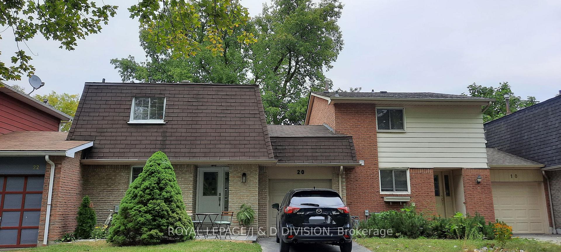 20 St Andrews Court, Aurora, ON L4G 3B1