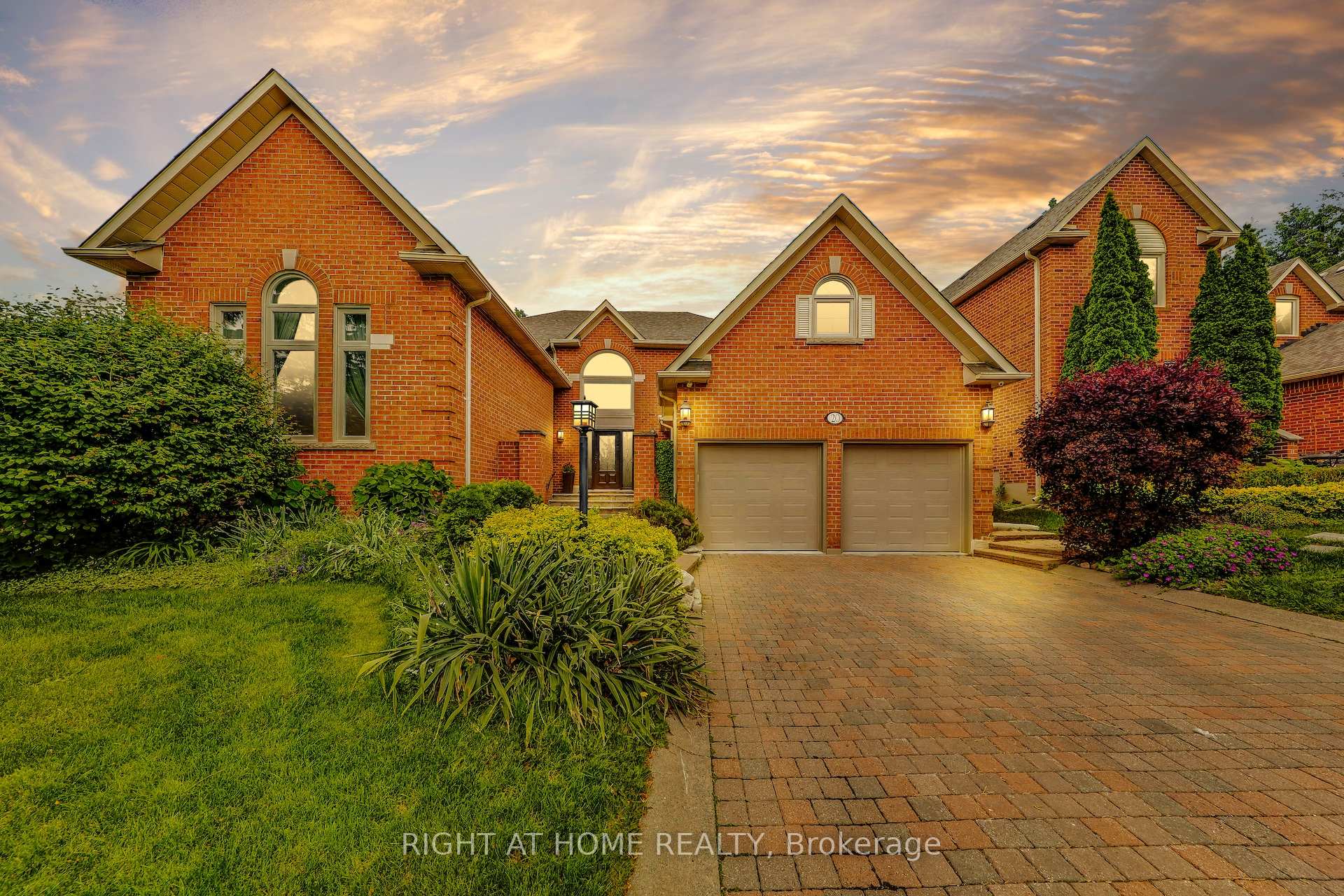 20 Woburn Drive, Vaughan, ON L4L 7H8