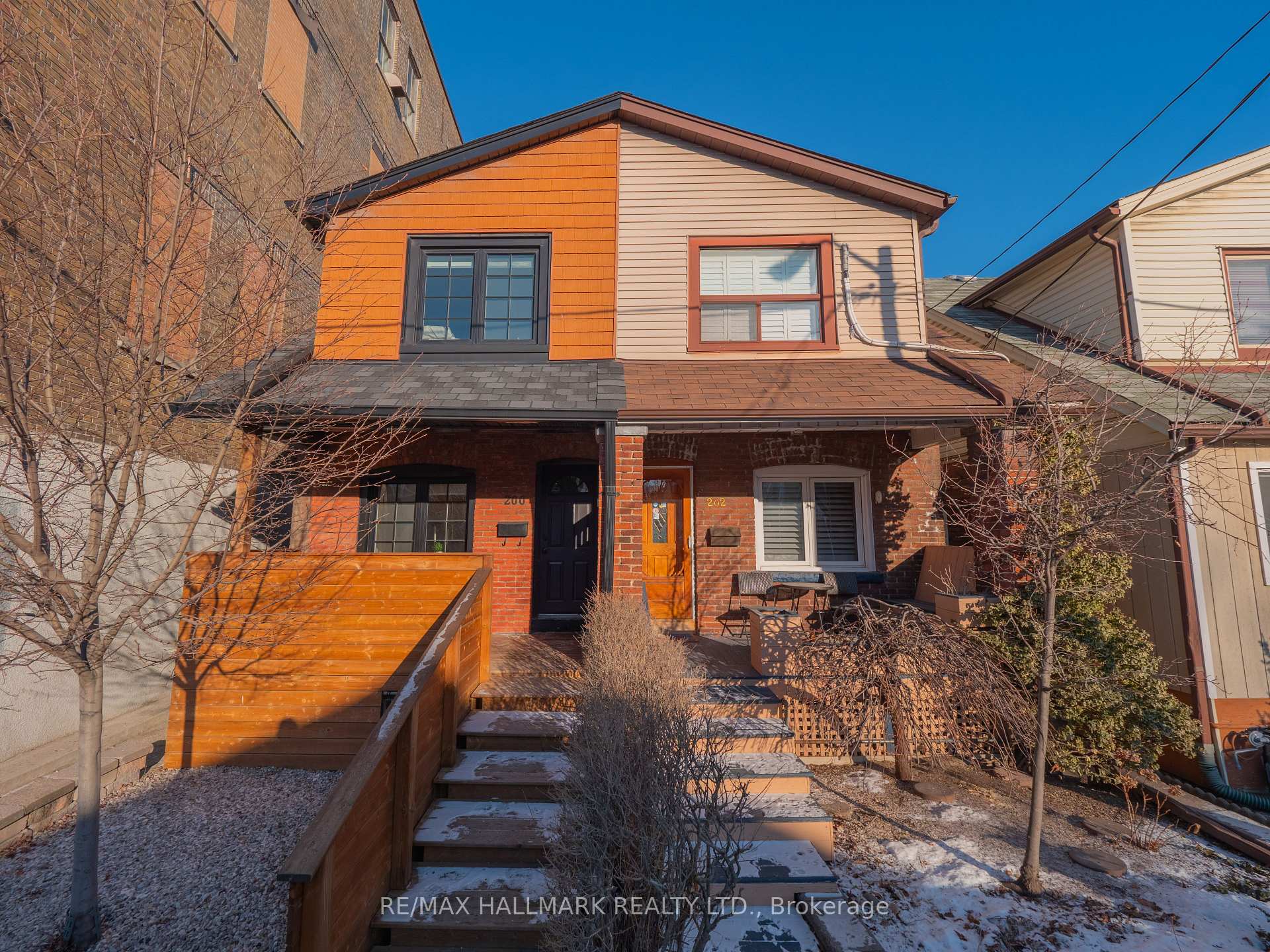 200 Simpson Avenue, Toronto, ON M4K 1A6