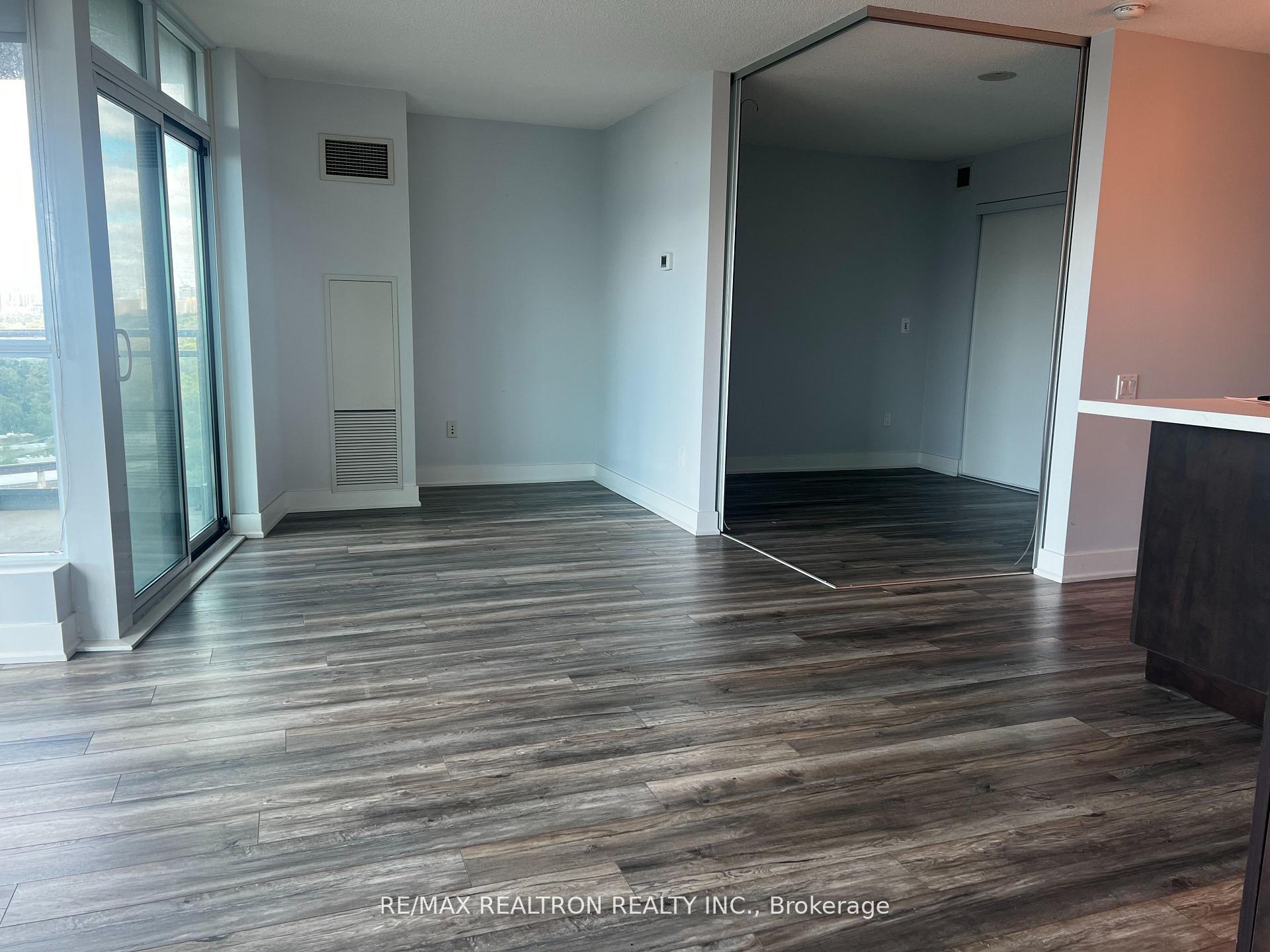 2002 - 1048 Broadview Avenue, Toronto, ON M4K 2B8