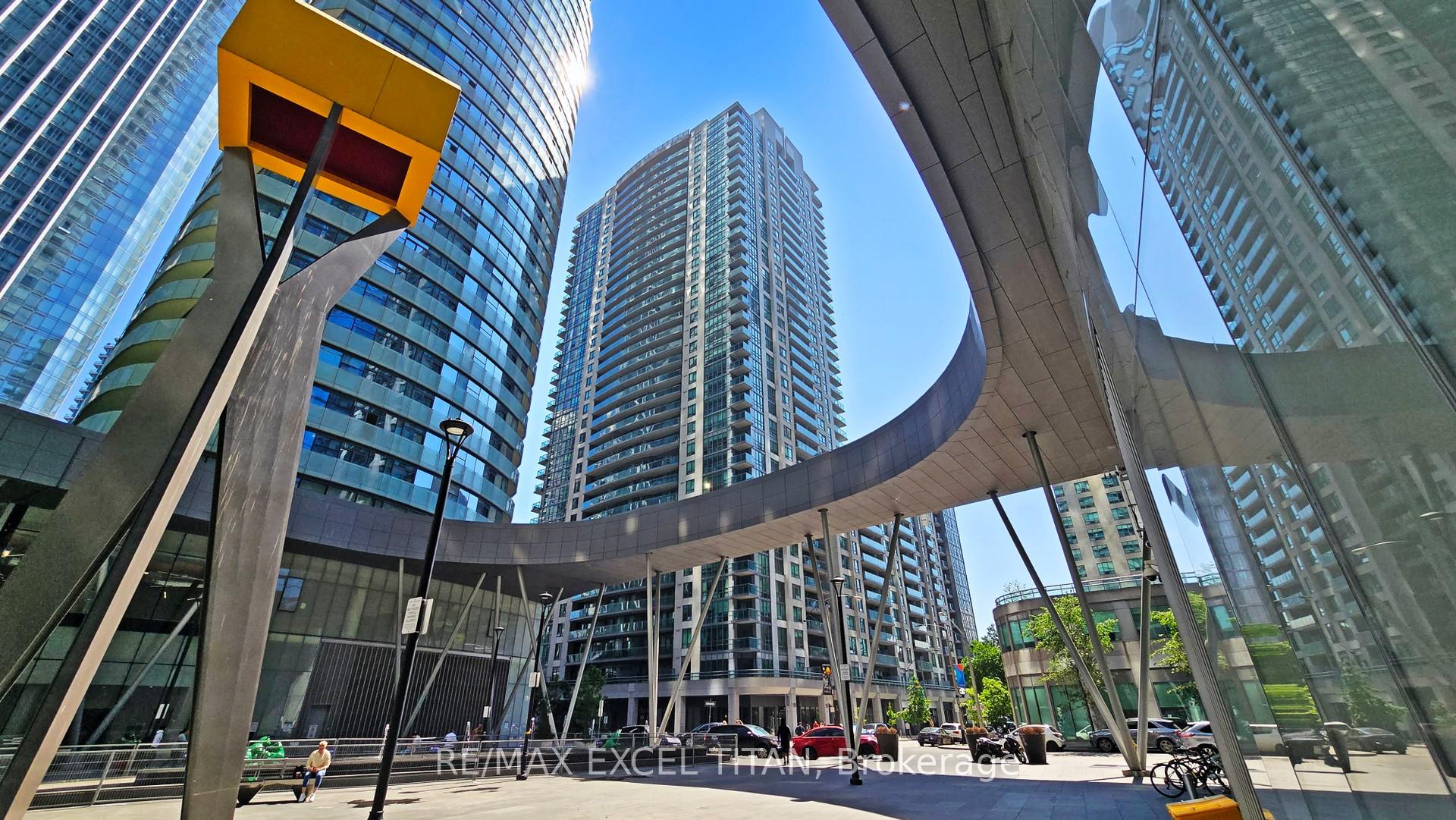 2006 - 19 Grand Trunk Crescent, Toronto, ON M5J 3A3