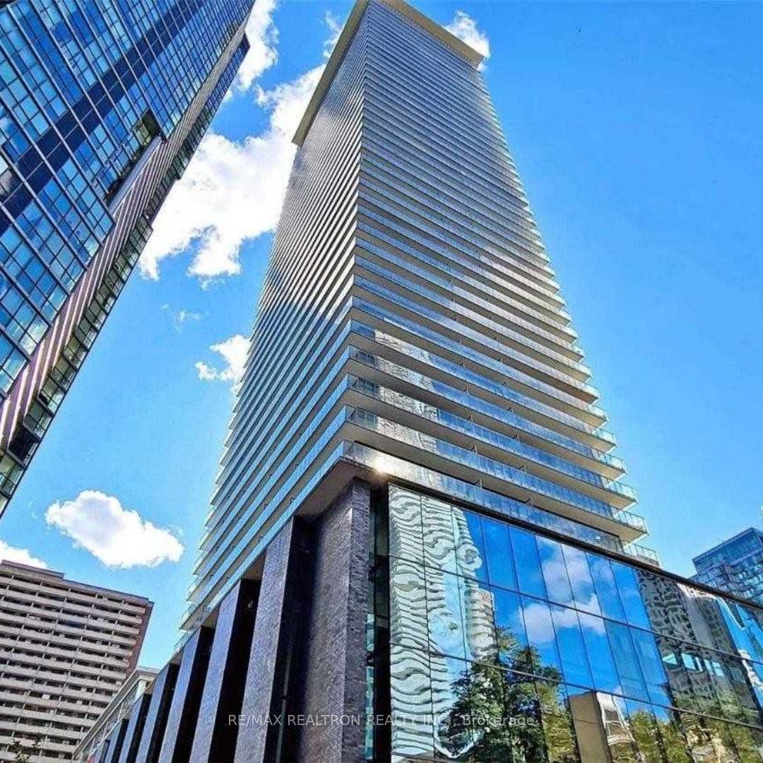 2006 - 33 Charles Street E, Toronto, ON M4Y 0A2