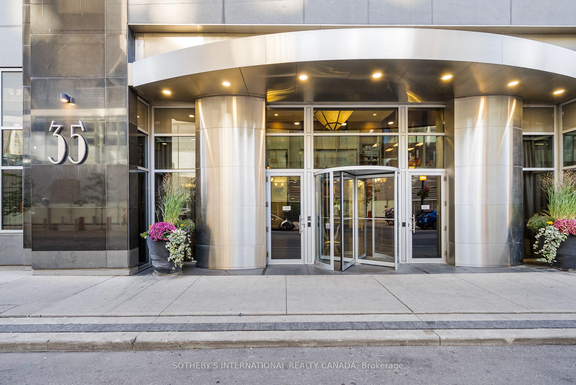 2006 - 35 Balmuto Street, Toronto, ON M4Y 0A3