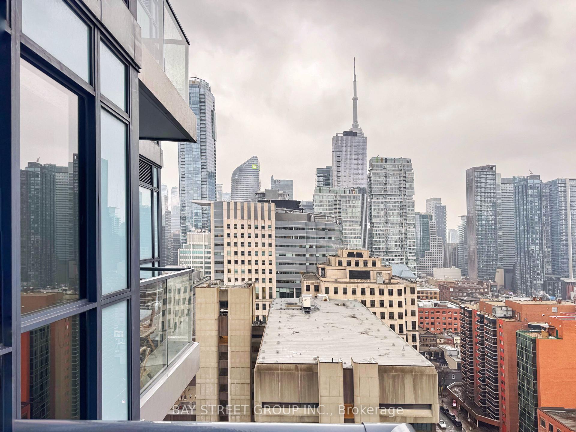 2008 - 210 Simcoe Street, Toronto, ON M5T 0A9