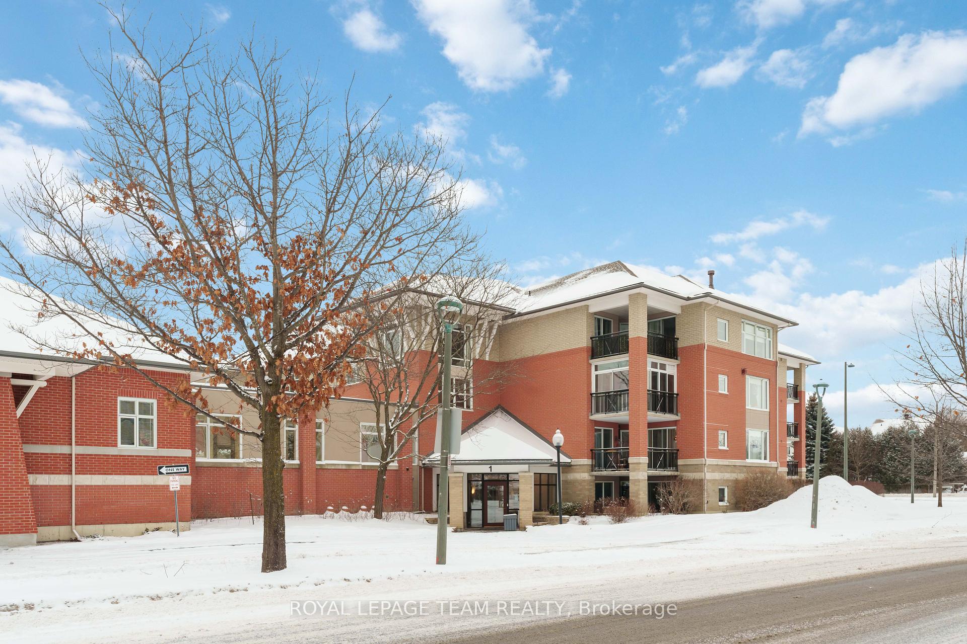 201 - 1 Meridian Place, South of Baseline to Knoxdale, ON K2G 6N1
