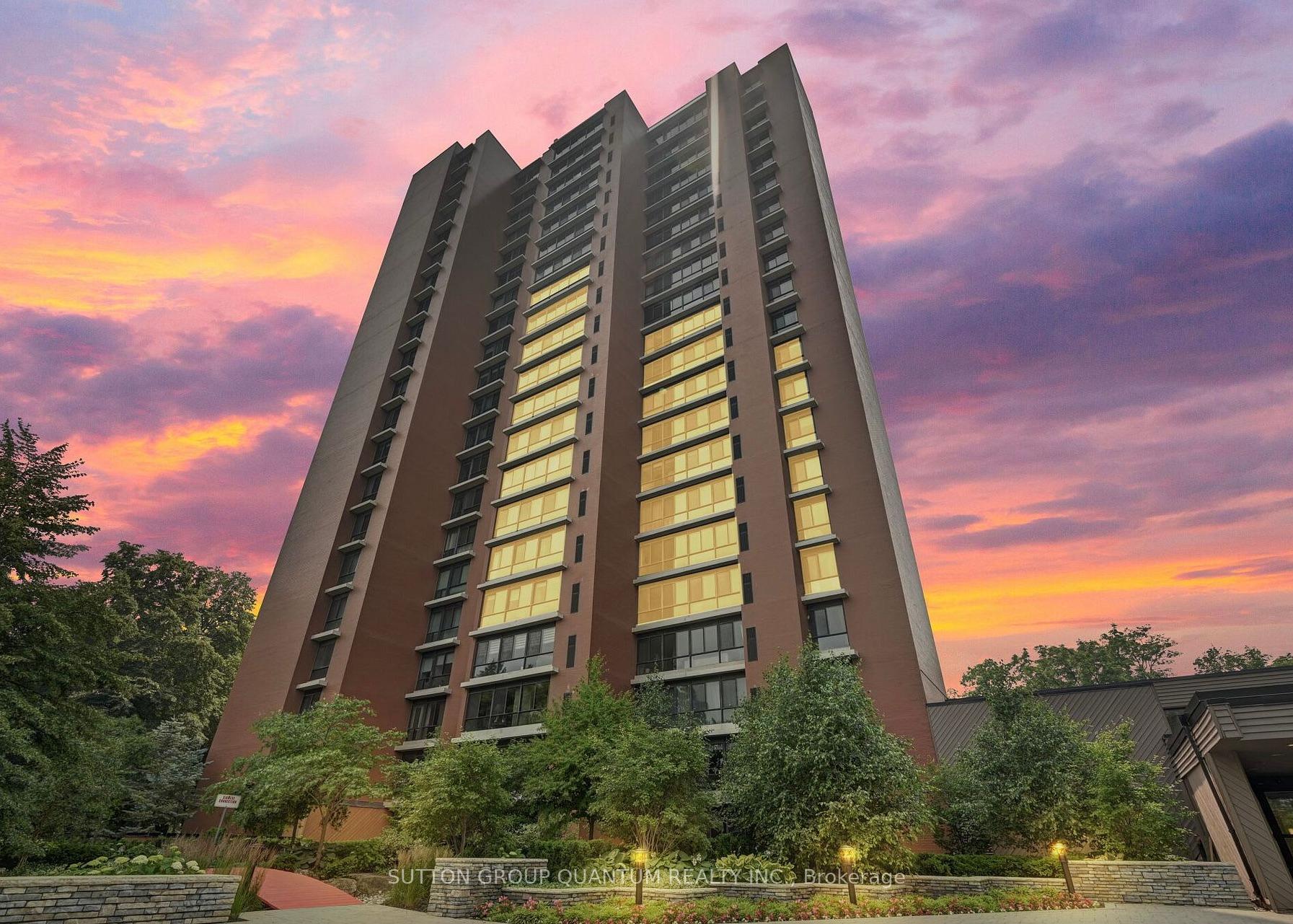201 - 1400 Dixie Road, Mississauga, ON L5E 3E1